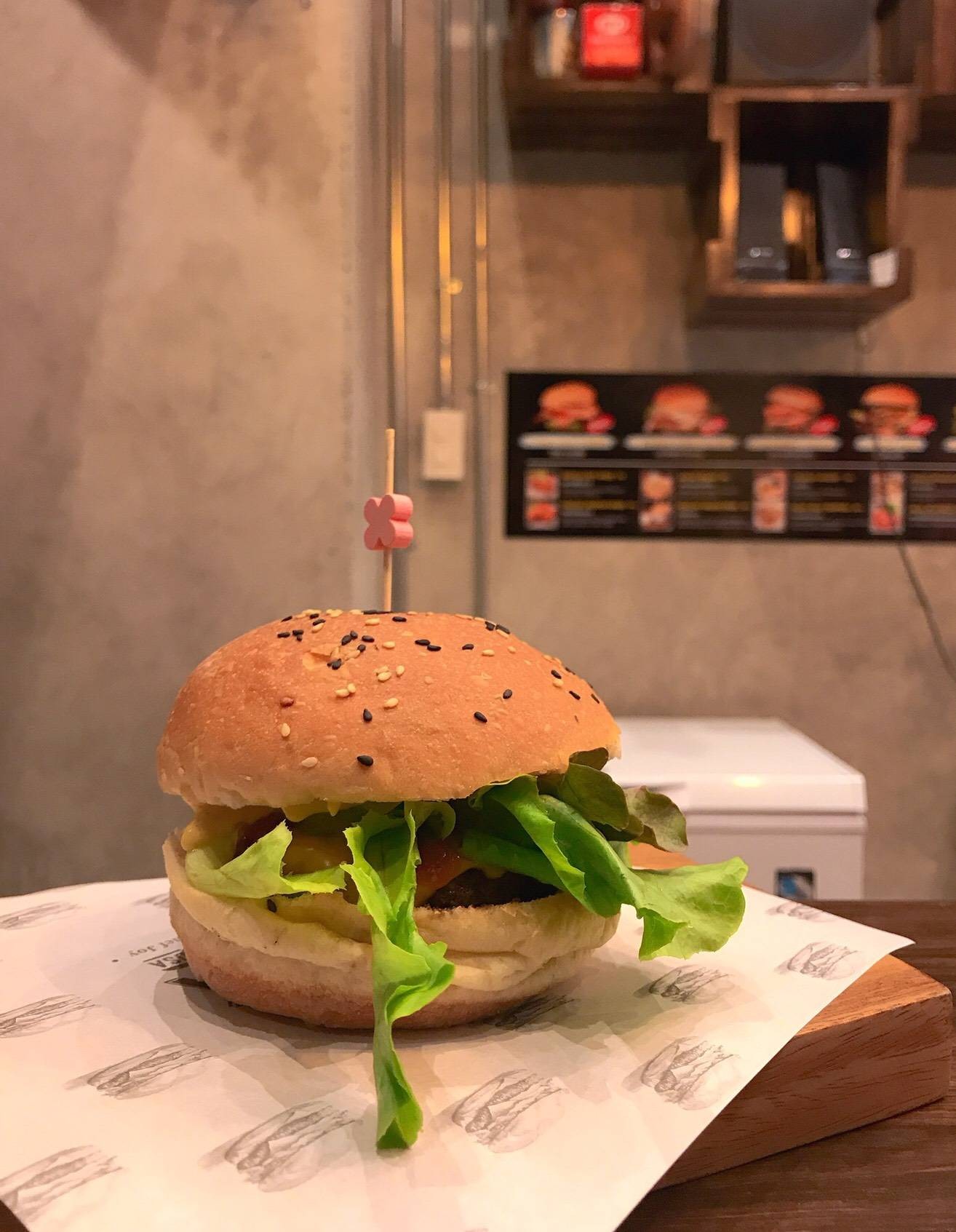รีวิว Block Burger Cosmo bazaar - คุ้มราคา ใช้ได้