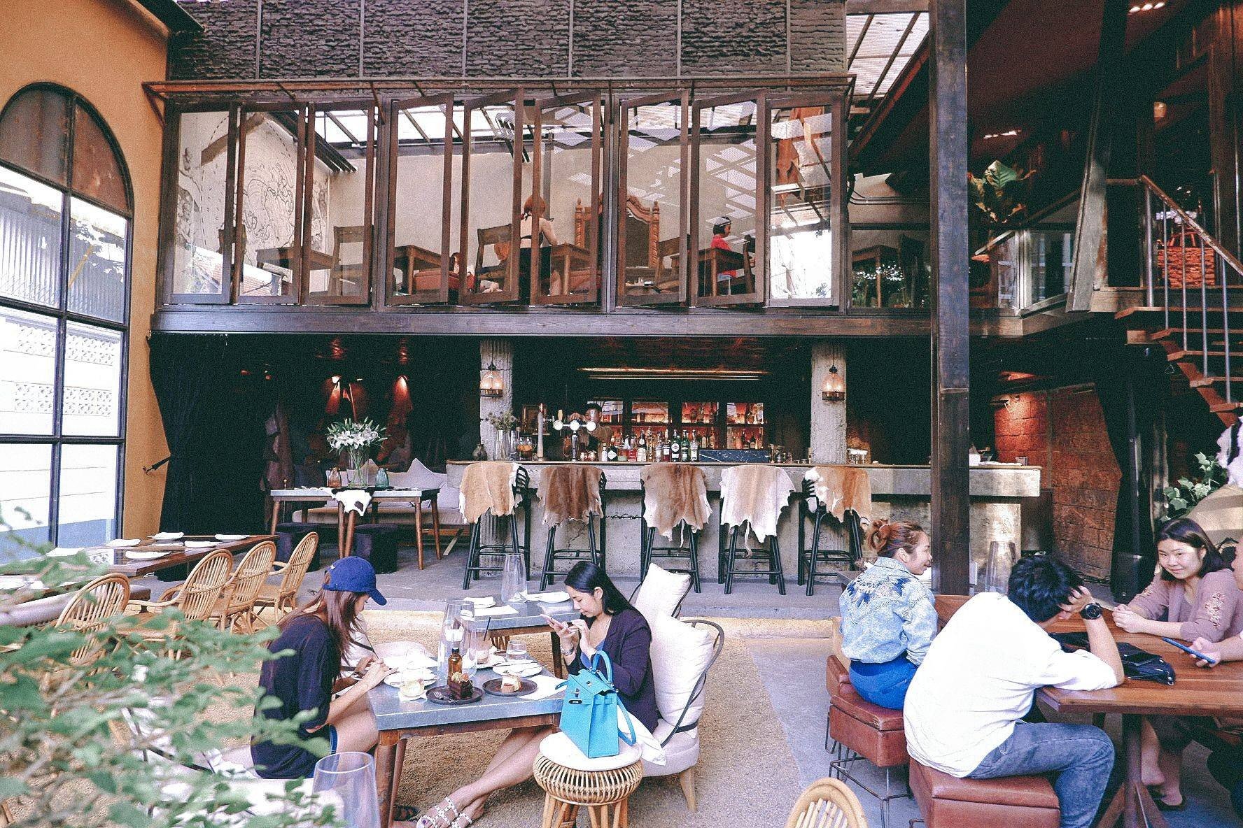 รีวิว Blacksmith café Dinner - มาถลกหนังกันหรอแม่