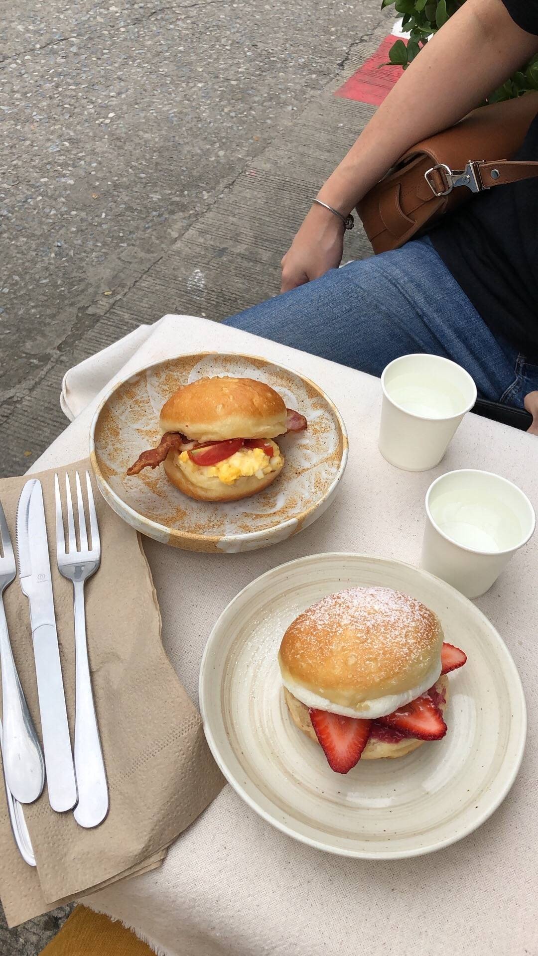 รีวิว Mooh Doughnuts - อร่อยดีน้า อย่าลืมจองก่อง 9โมงคือหมดเกลี้ยงแล้ว ...