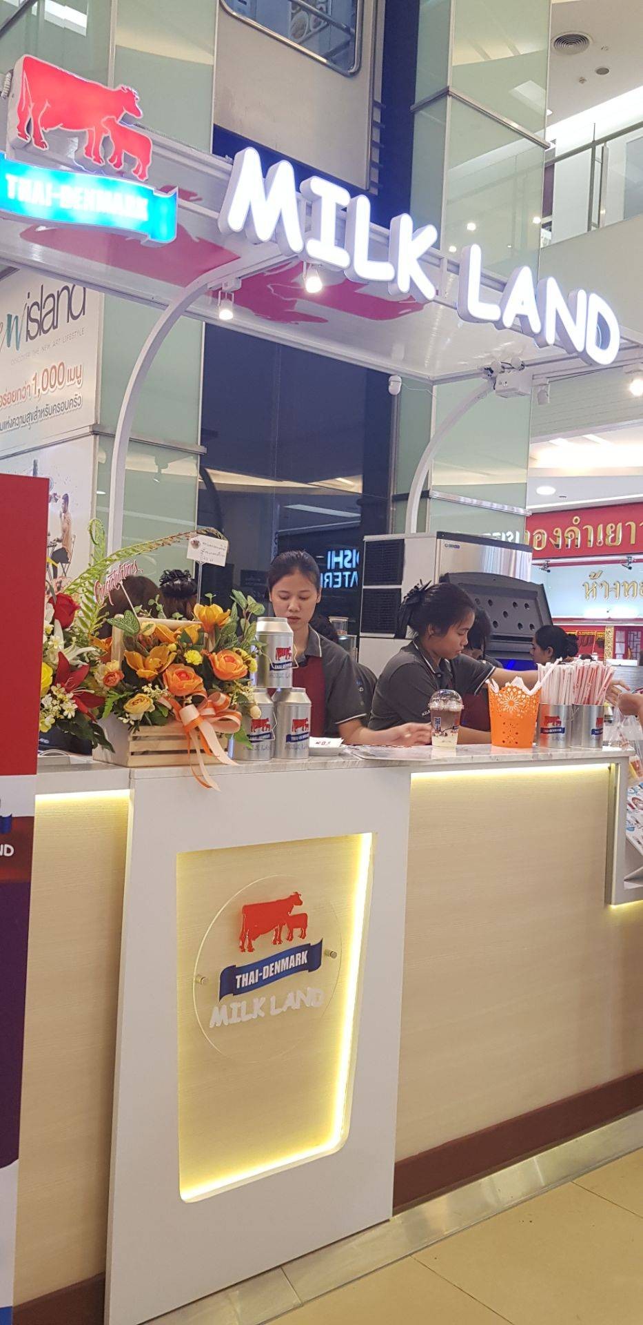 รีวิว Thai-Denmark Milk Land Fashion Island - นมในตำนาน พลาดได้ไง
