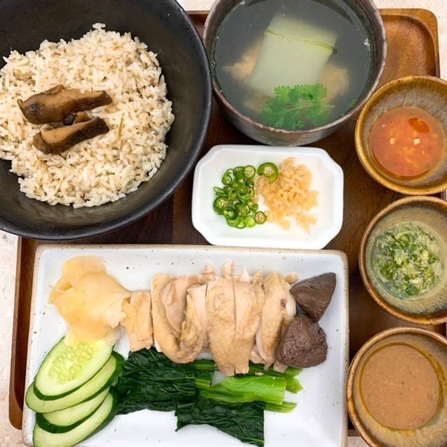 รีวิว Another Hound Café Central Embassy - Organic chicken and rice ...