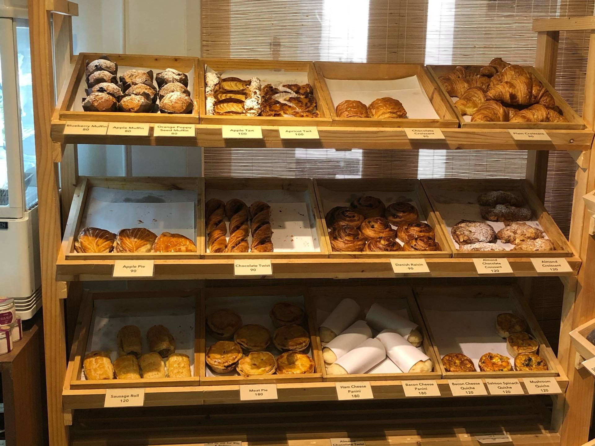 รีวิว Conkey's Bakery สาขา เอกมัย 22 - Highly recommend for bread shop ...