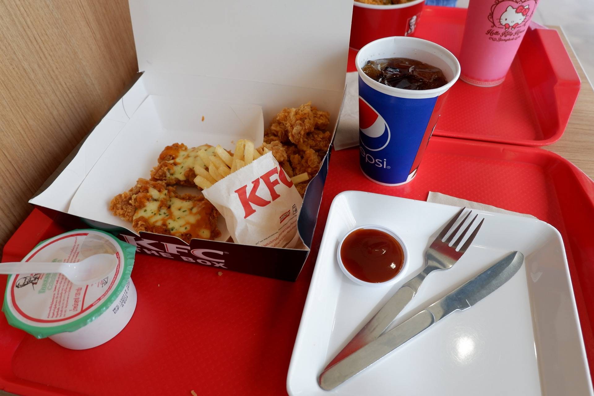 รีวิว KFC สยามสแควร์วัน - KFC is located at Siam square This is my ...