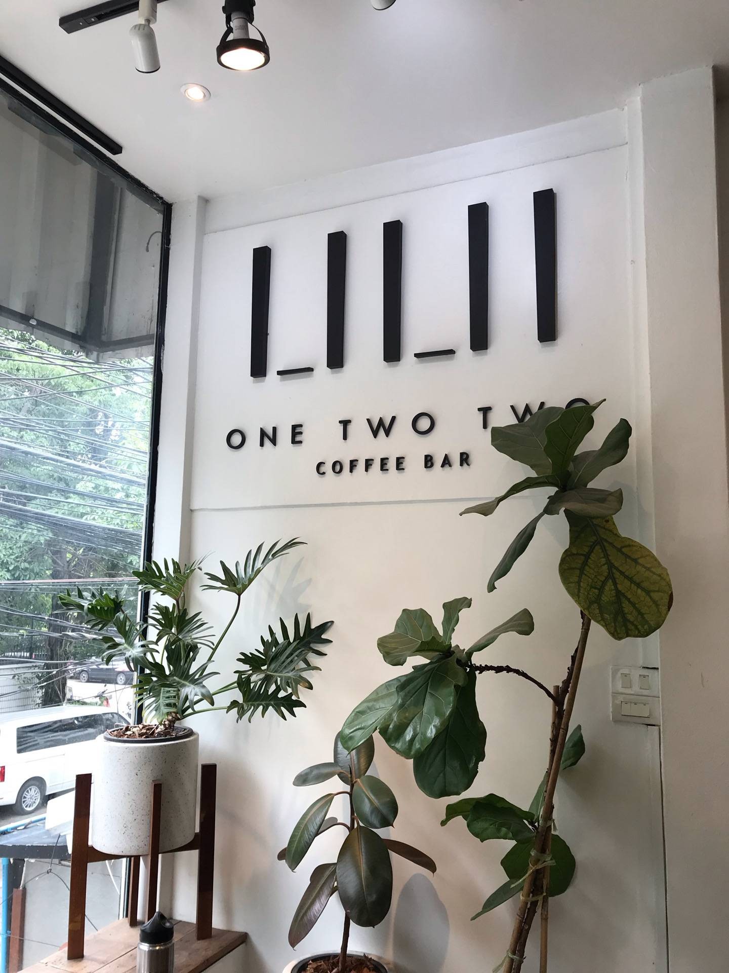 รีวิว One Two Two Coffee Bar Srinakarin. - กาแฟดีย่านศรีนครินทร์