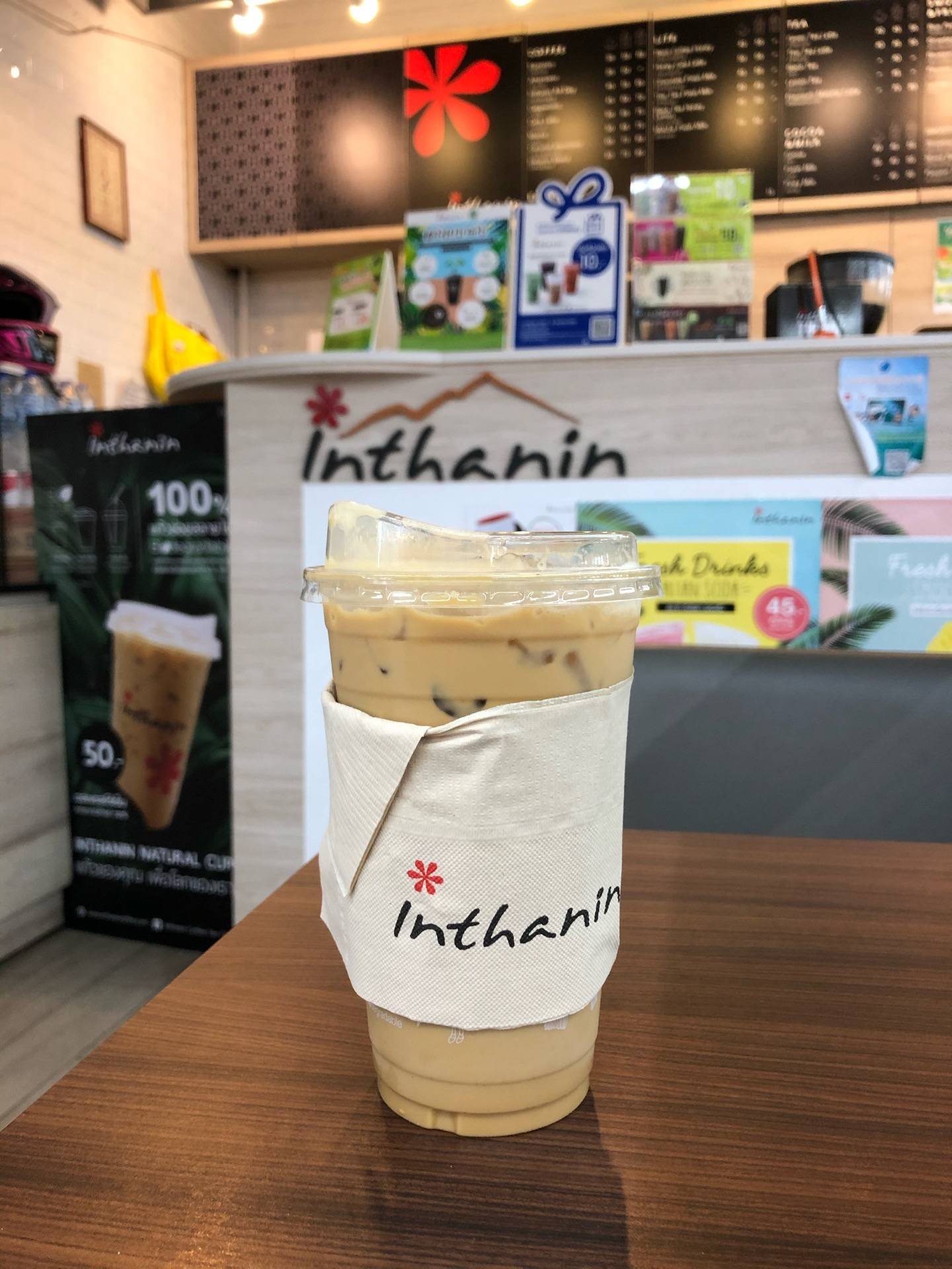 รีวิว Inthanin Coffee Crystal Design Center - เป็นกาแฟที่รสชาติดี เกิน ...