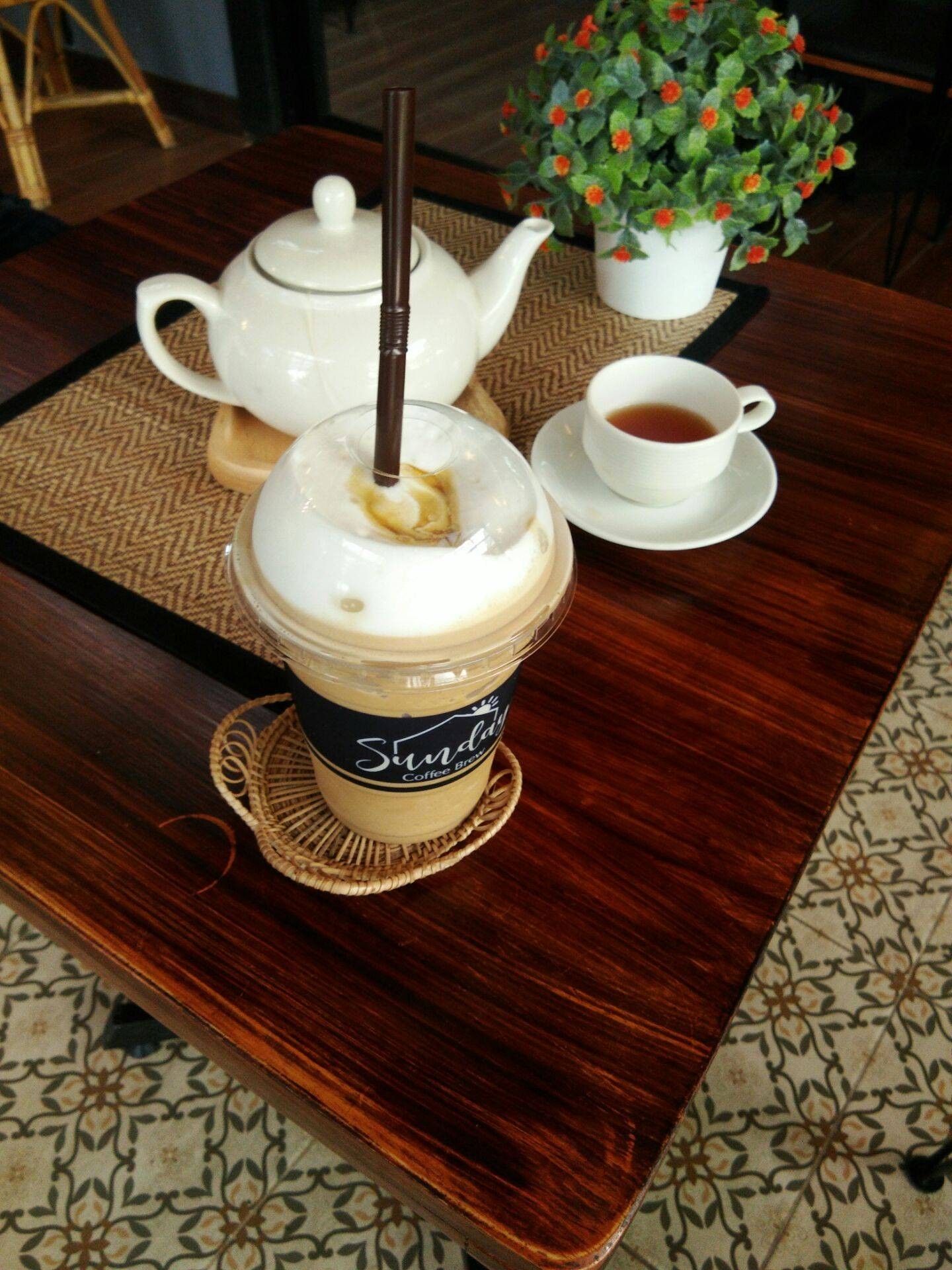 [รีวิว] ร้าน Sunday Coffee Brew | เมนูแนะนำ รูปภาพ ราคา