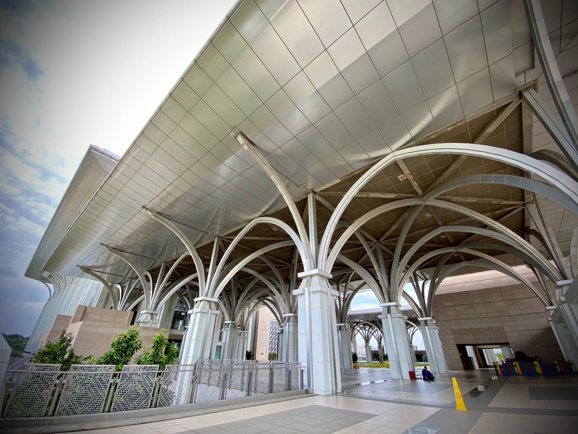 Iron Mosque (masjid Tuanku Mizan Zainan Abidin) - รีวิวสถานที่ท่อง ...