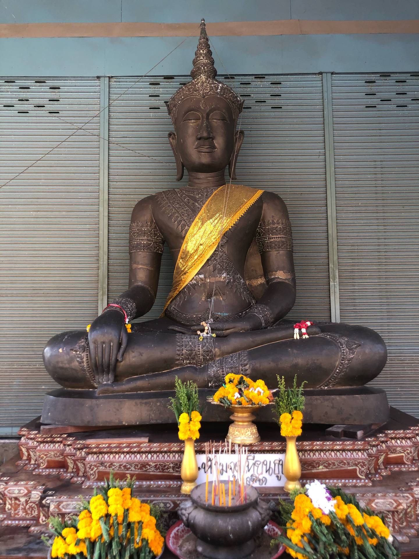 รีวิว วัดเกาะตาพุด วัดศรีมฤทายวัน แวะสักการะบูชาพระและพรมน้ำมนต์