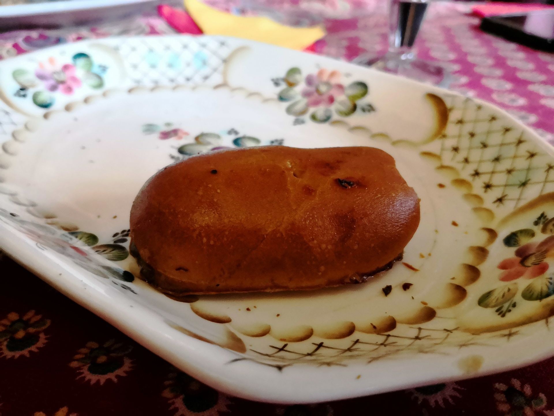 รีวิว Restoran Muromec Илья Муромец - ร้านอาหารรัสเซีย ตกแต่งน่ารัก คนเสริฟแต่งตัวแบบคนท้องถิ่น