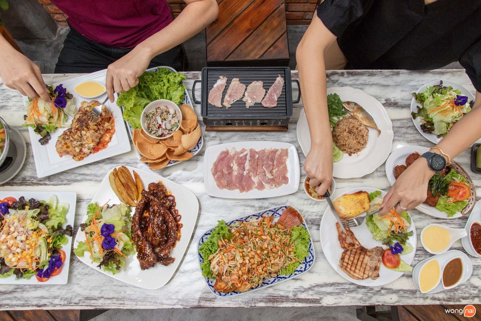 “Brick Box Coffee” ตาก จิบกาแฟกินอาหารเลิศรส พร้อมวิวสระน้ำ