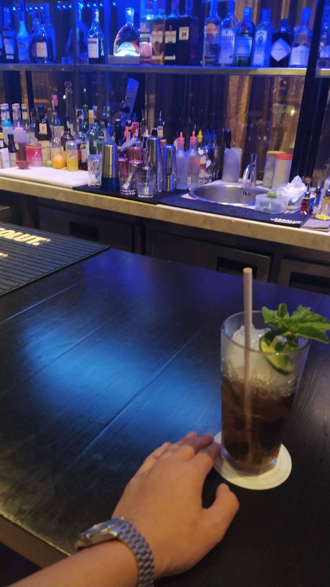 รูป Three Sixty Lounge Millennium Hilton Bangkok Hotel