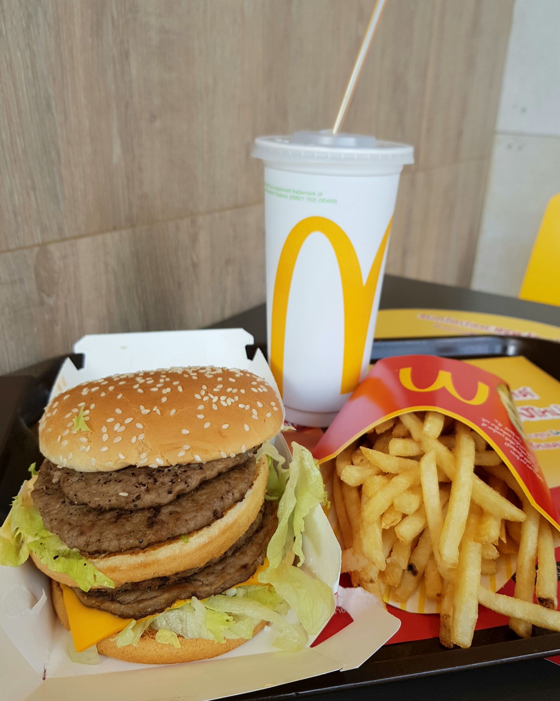 รีวิว McDonald's เอสพละนาด รัชดาฯ - กิน Big Mc ธรรมดาไม่อิ่ม ก็จัดมา ...