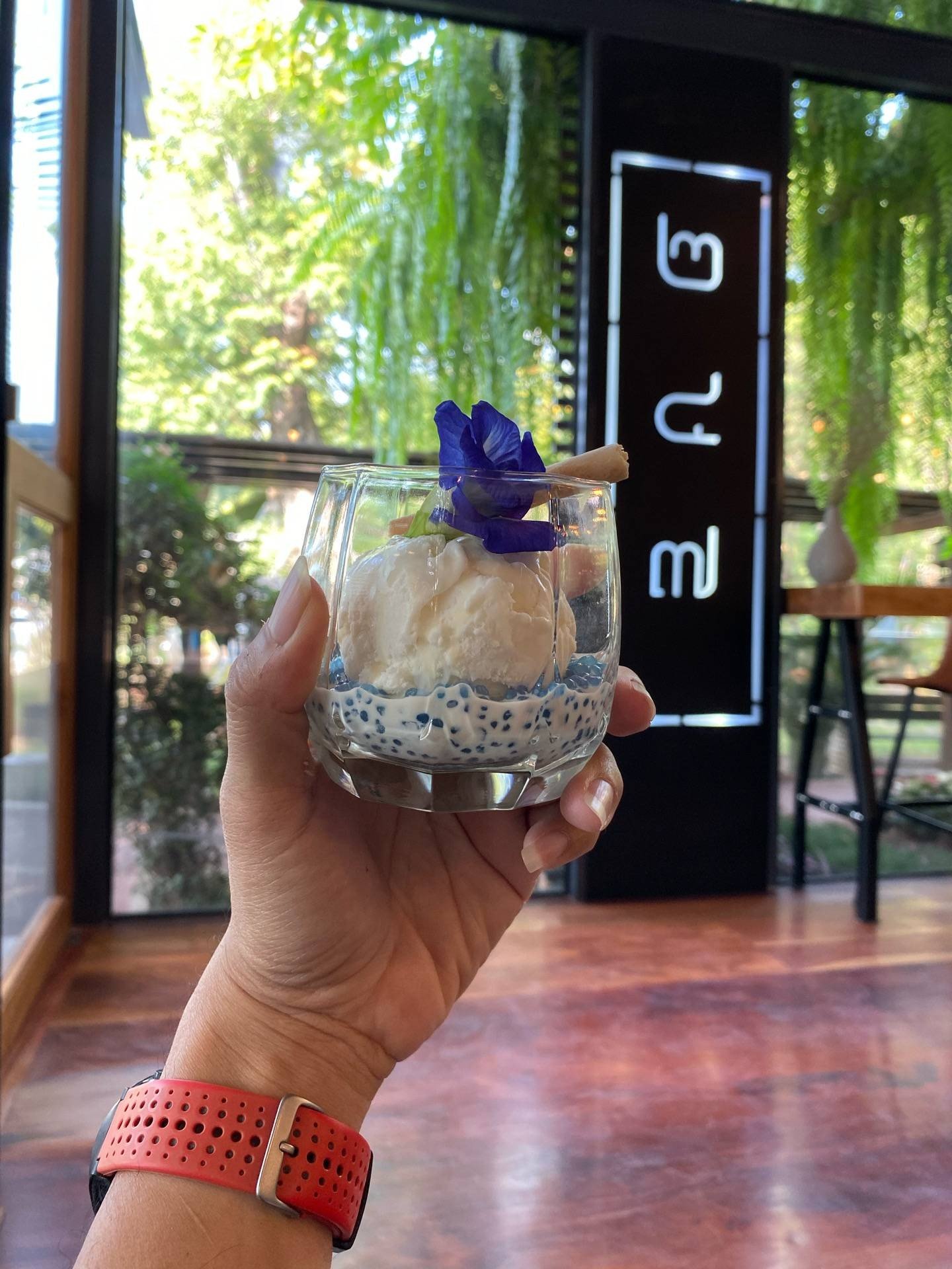 รีวิว 247 Cafe - ร้านกาแฟสวยๆ ที่ไอศครีมอร่อยมาก