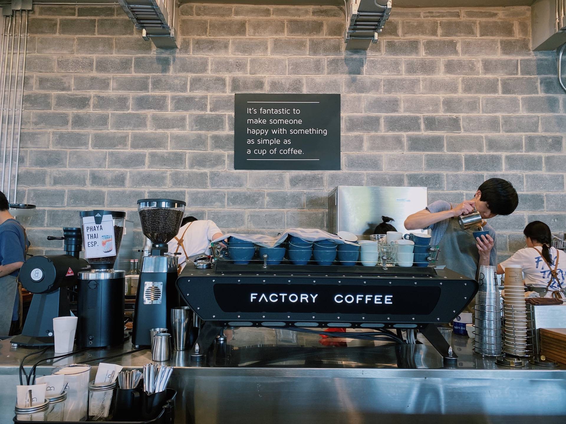 รีวิว Factory Coffee - BKK พญาไท - กาแฟนุ่ม คอนมมะลุนลิ้นมากกก