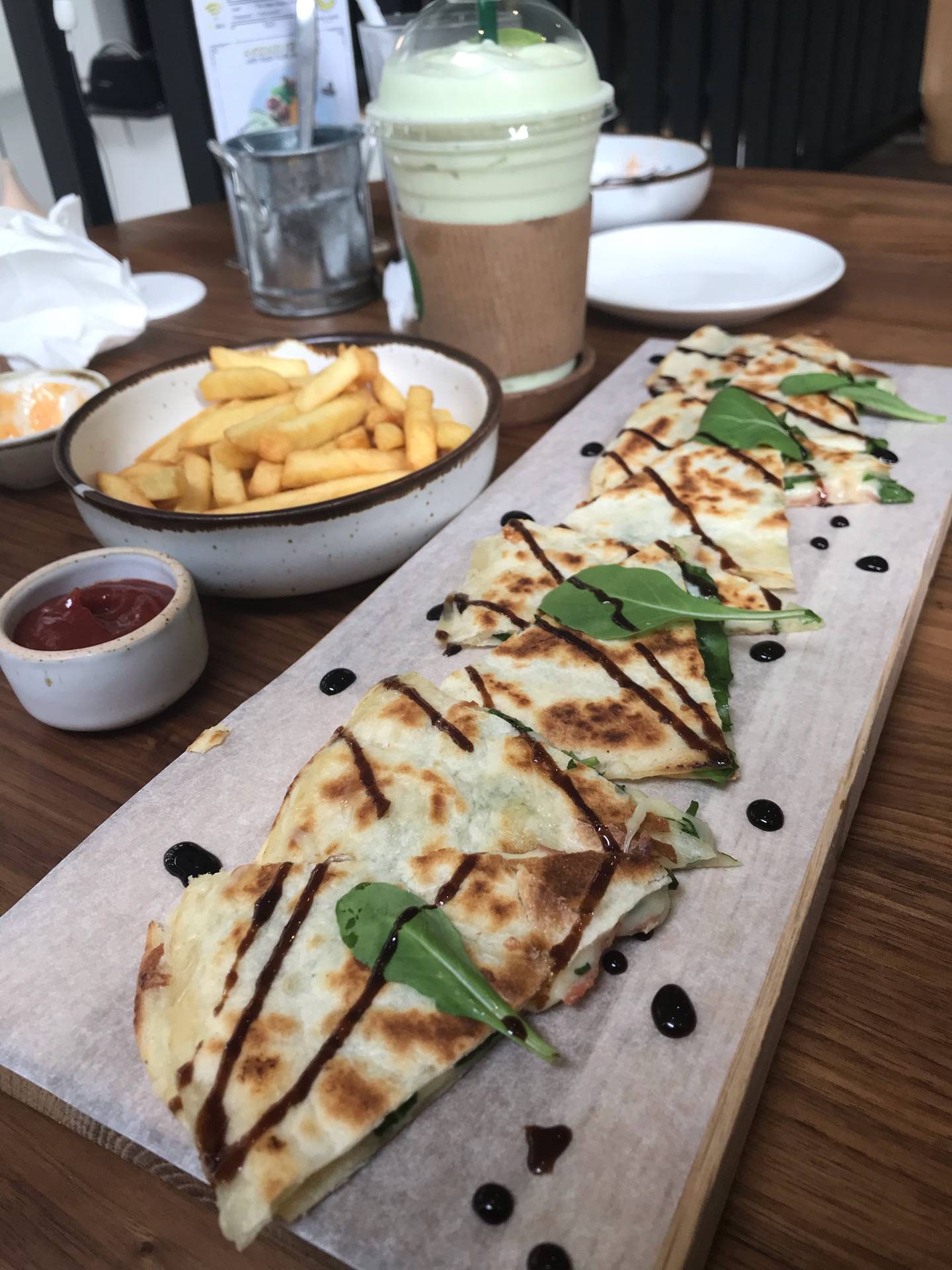 รีวิว The Hass Bistro สุขุมวิท 49 - มาร้านอโวคาโด แต่ดันสั่งเมนูไม่มีอ ...