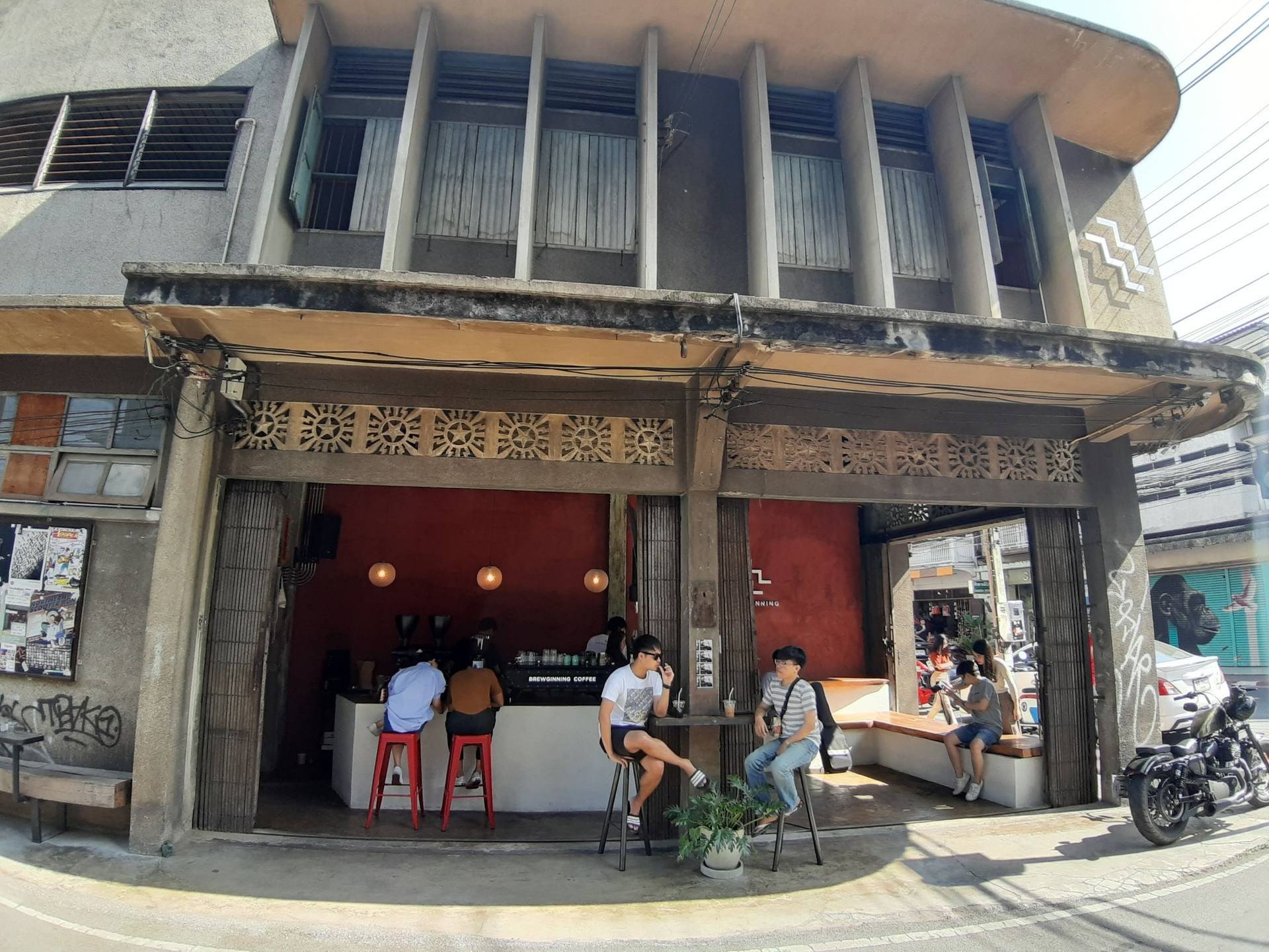 รีวิว Brewginning - ชอบบรรยากาศด้านในที่มีดนตรีสดเพราะๆครับ