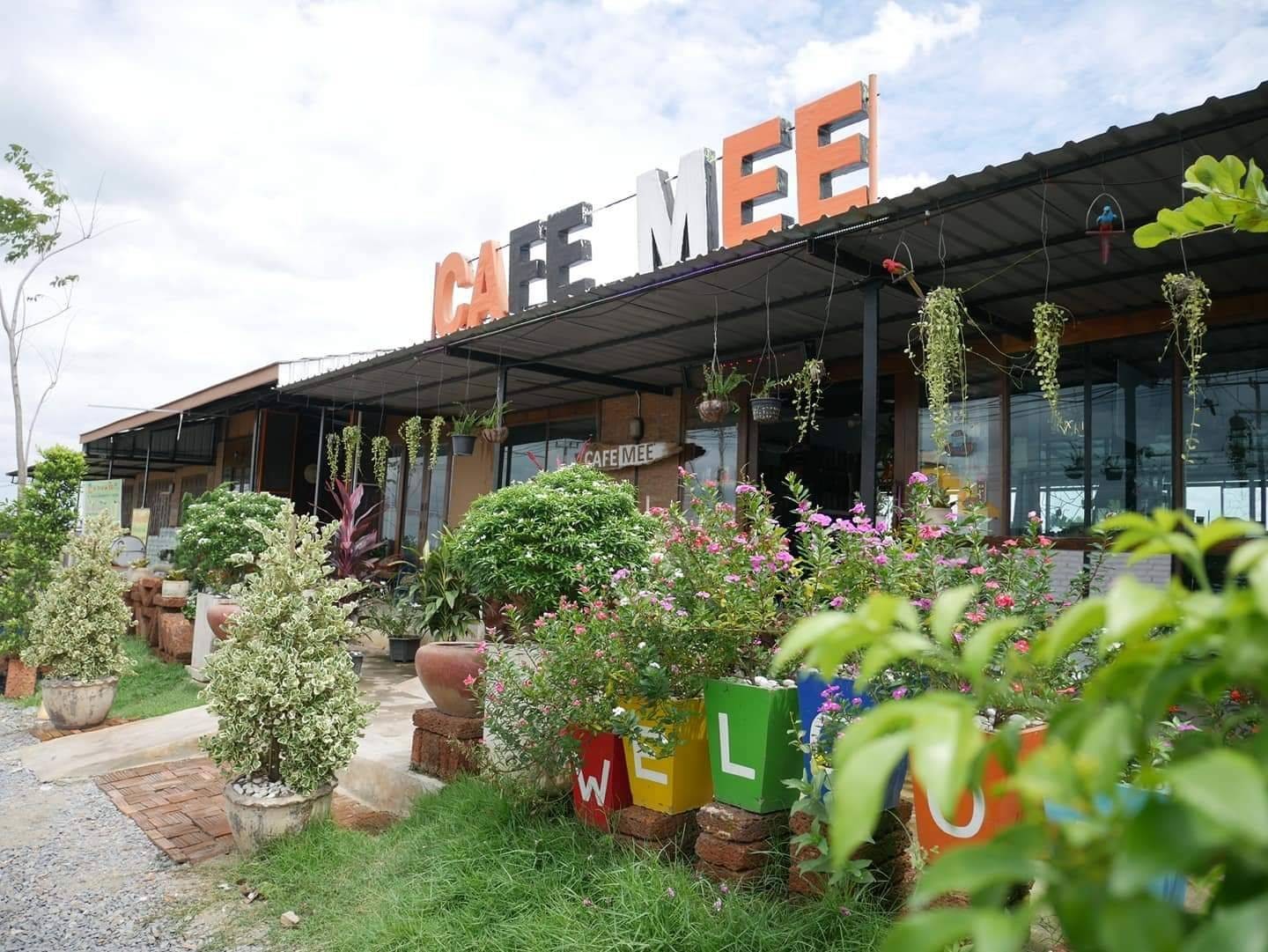 รีวิว Cafe' Mee Coffee And Bread - ร้านริมนา วิวท้องทุ่งสุดลูกตา ไม่มี ...