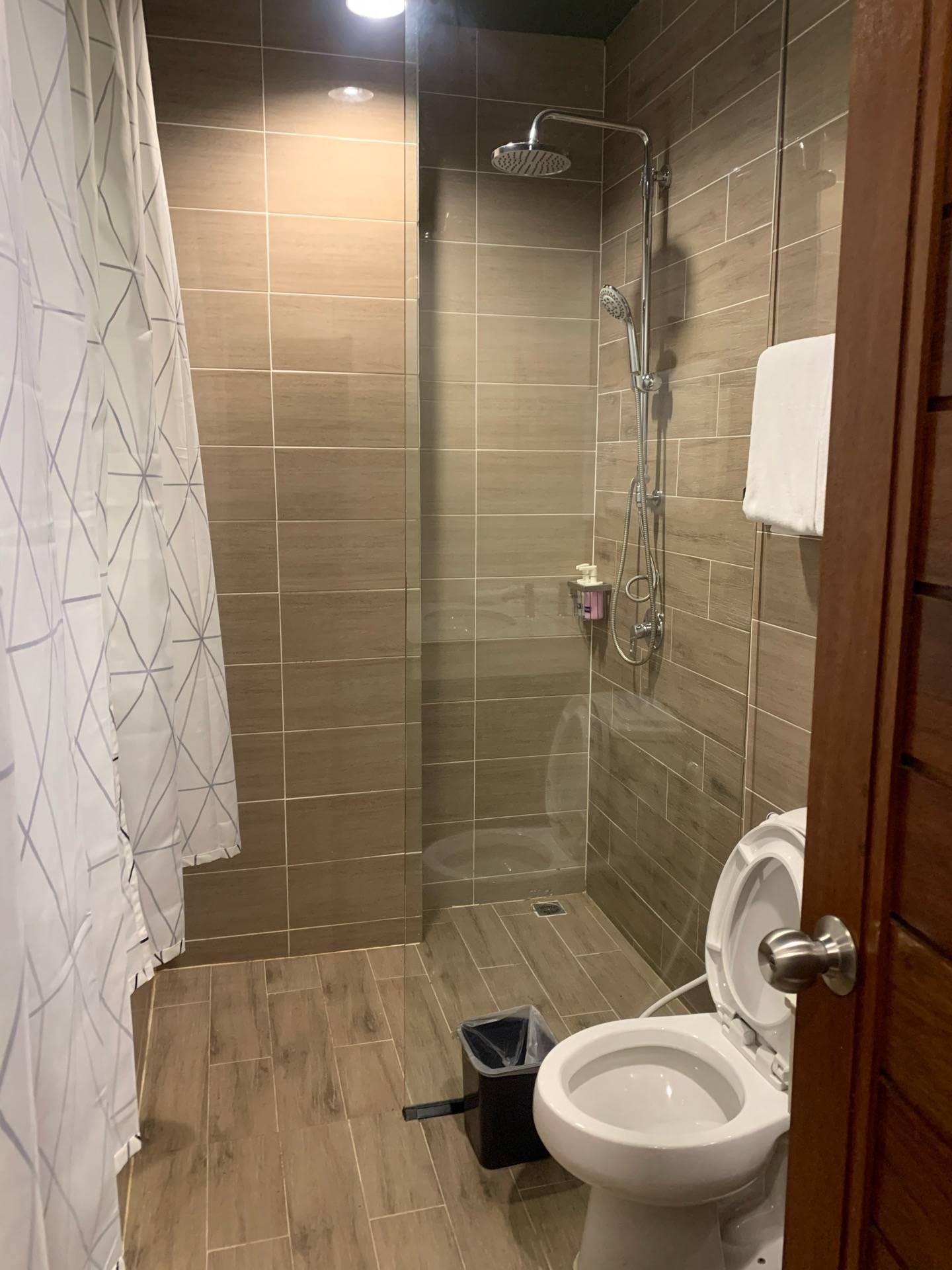 Work Den Hotel - รีวิวที่พัก