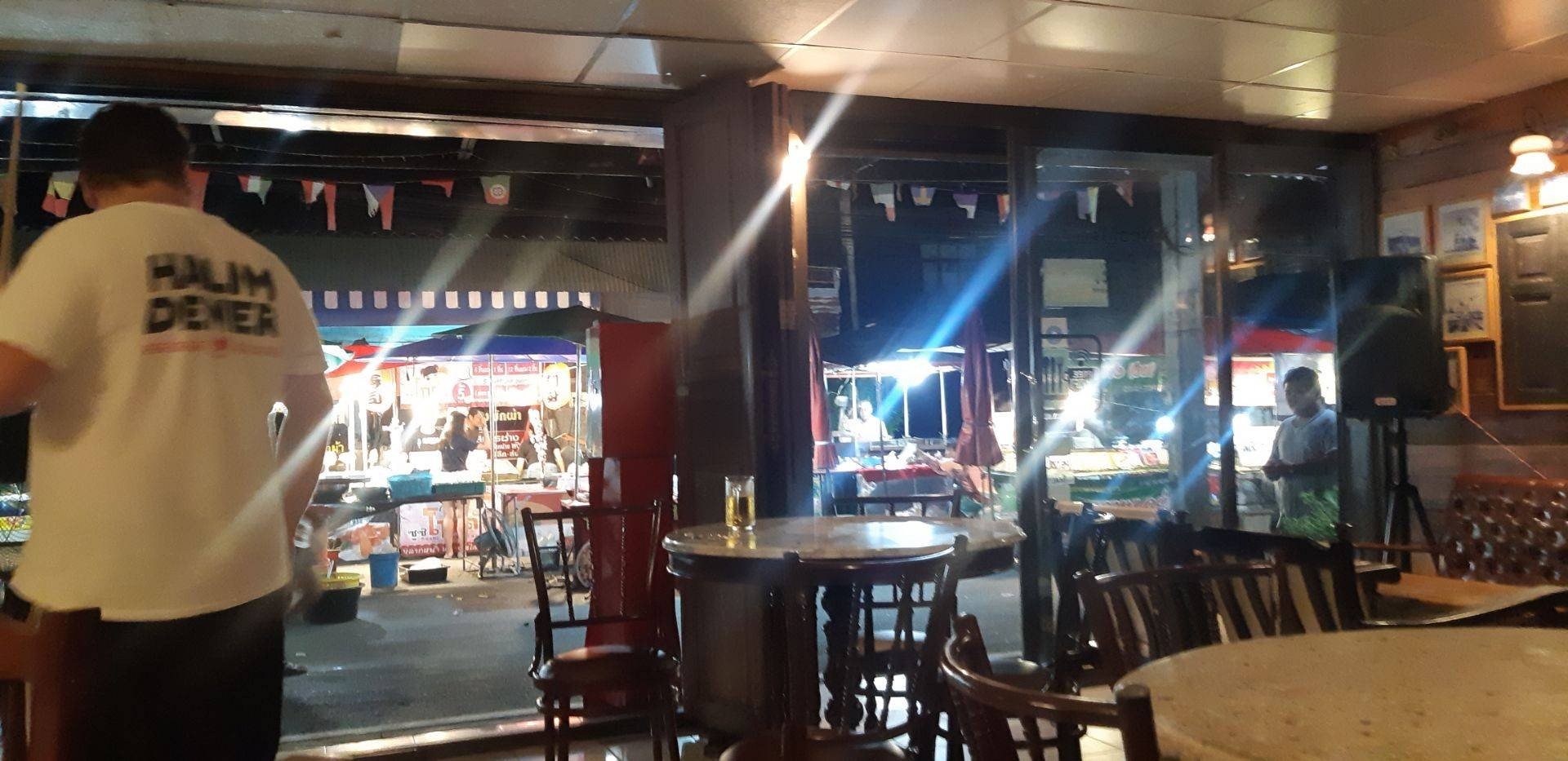 Noom Guesthouse & Restaurant - รีวิวที่พัก