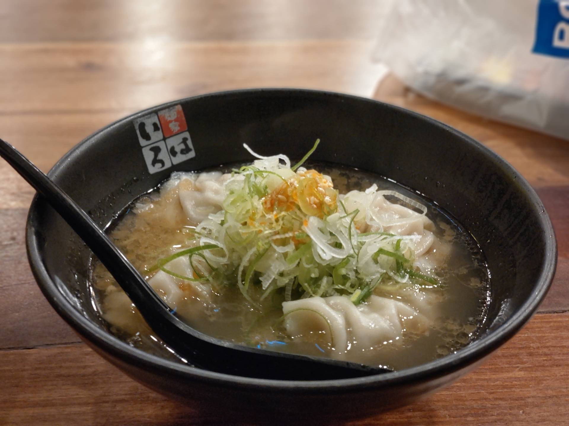 รีวิว IROHA Ramen & Izakaya Mega Bangna - มาลองเกี๊ยวนํ้าแบบญี่ปุ่น ...