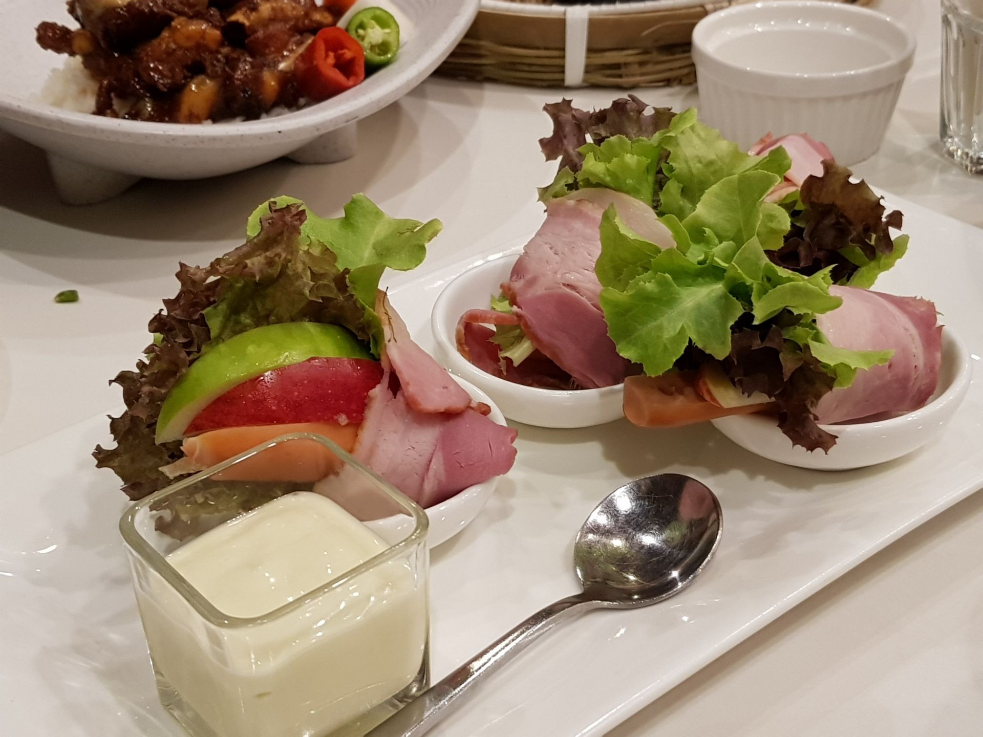 สลัดโรลเบคอน ร้าน Rusty Rose - Wongnai