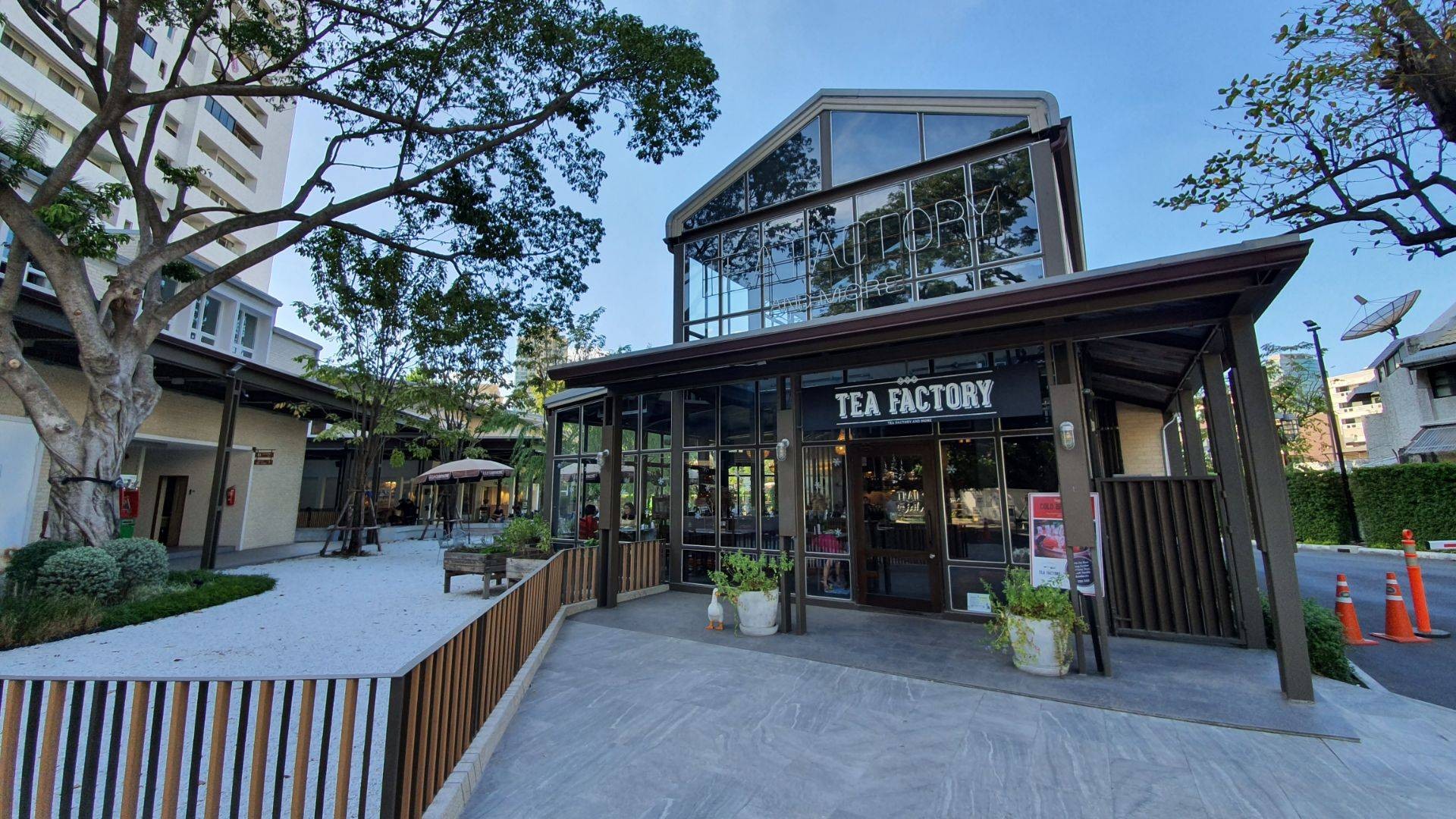 รีวิว Tea Factory And More พร้อมพงษ์ - สปาเก็ตตี้สตูแกะรสเด็ดต้องลอง