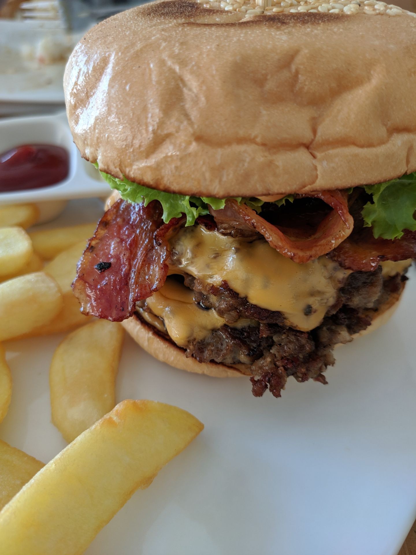 รีวิว Burger Bar Restaurant - ร้านเบอร์เกอร์ลับสุดอร่อยในประจวบ - Wongnai