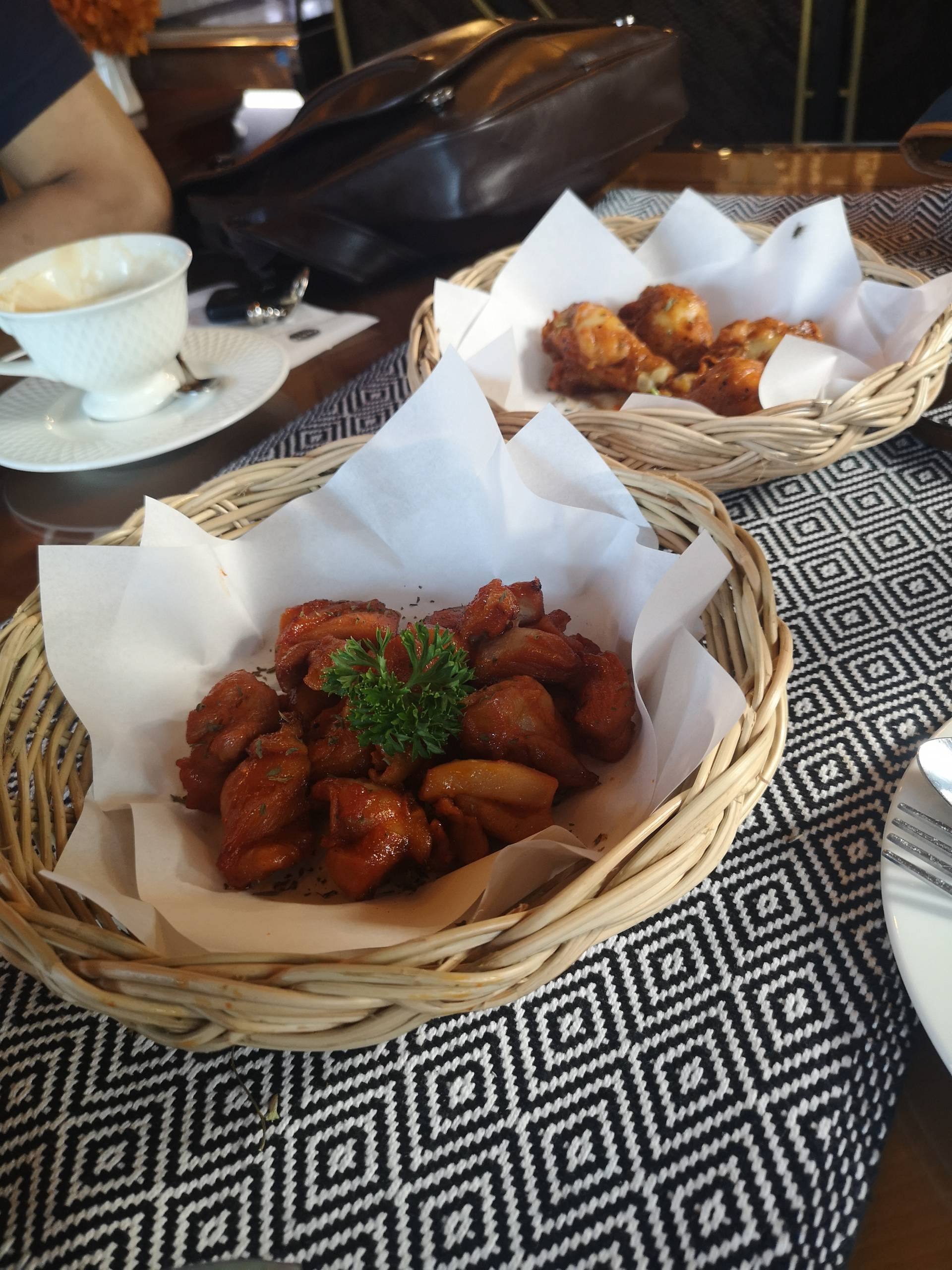 รีวิว PONTE CAFE - บรรยากาศดีมากครับ