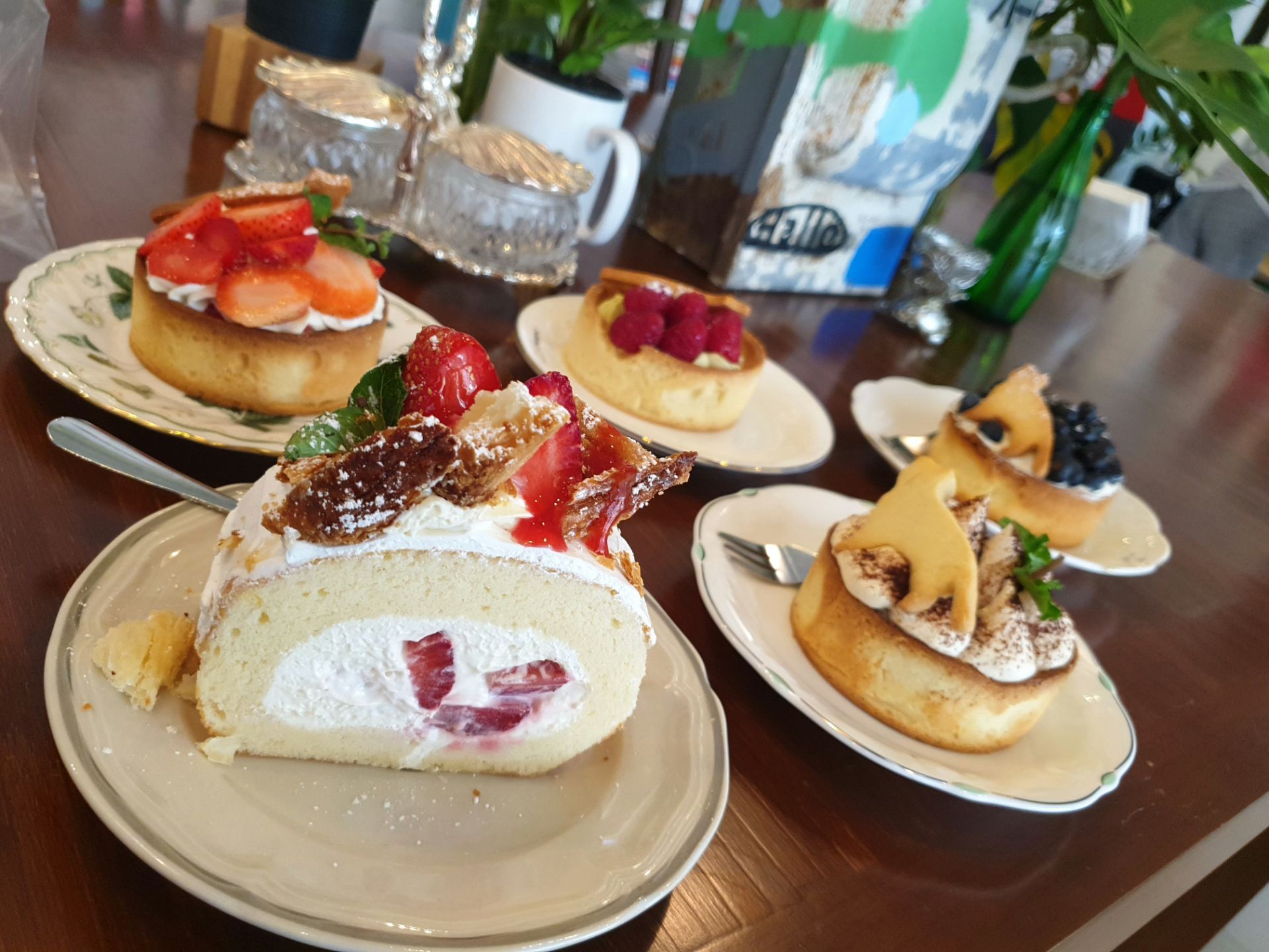 รีวิว TORU; - ร้านเค้กที่ เปิด อาทิตย์ ละ1วัน ร้านสวย ลึกลับนิดหน่อย