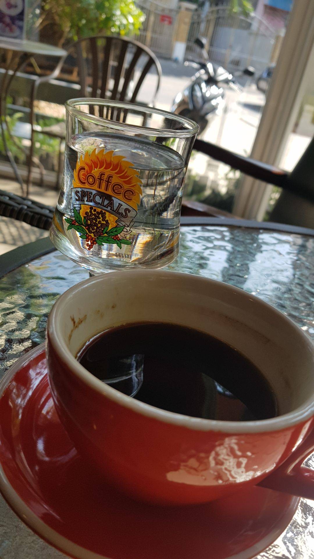 รีวิว Derray - กาแฟร้อนๆ ขมๆชื่นใจ