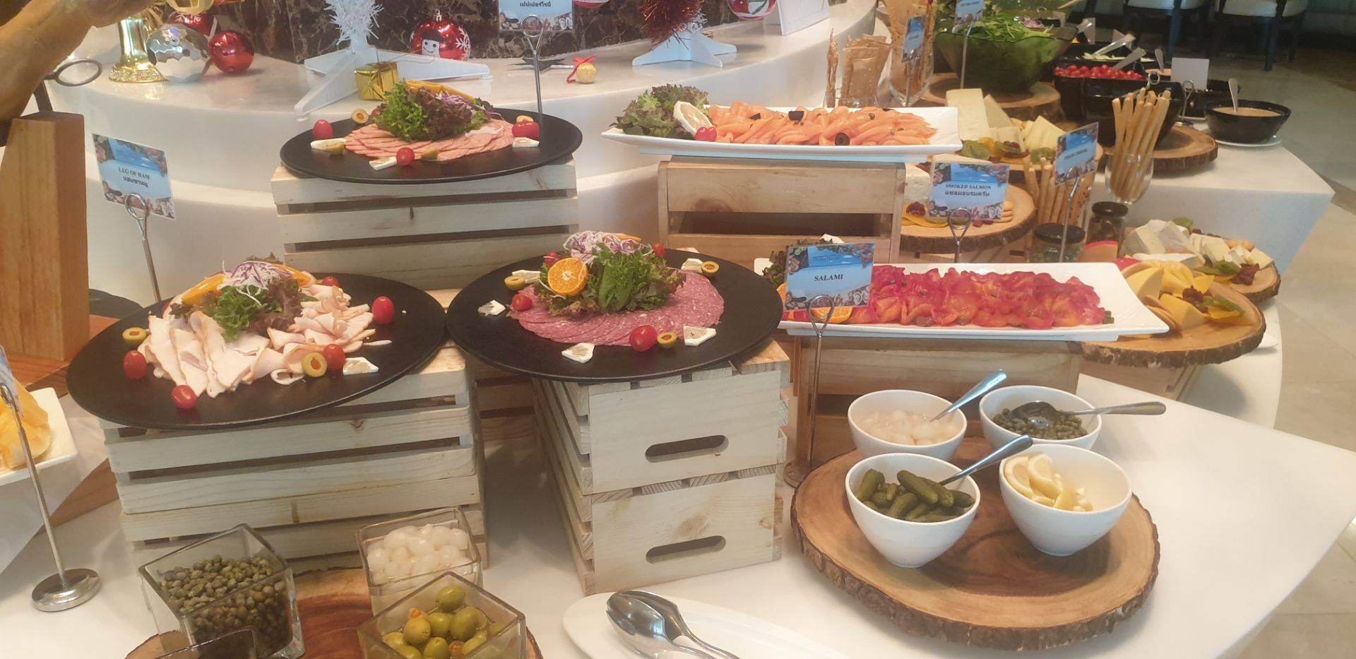 มุม Cold cuts ร้าน The Berkeley Dining Room เดอะพาลาเดียมเวิลด์ช็อปปิ้ง ...