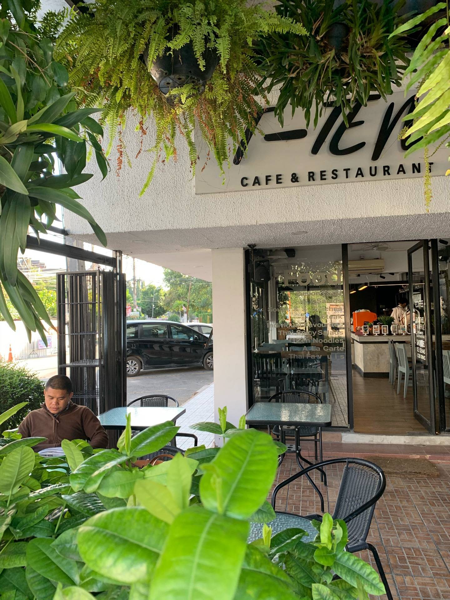 รีวิว T-TEN Cafe & Restaurant - เคยทานร้านนี้ตั้งแต่วัยรุ่น