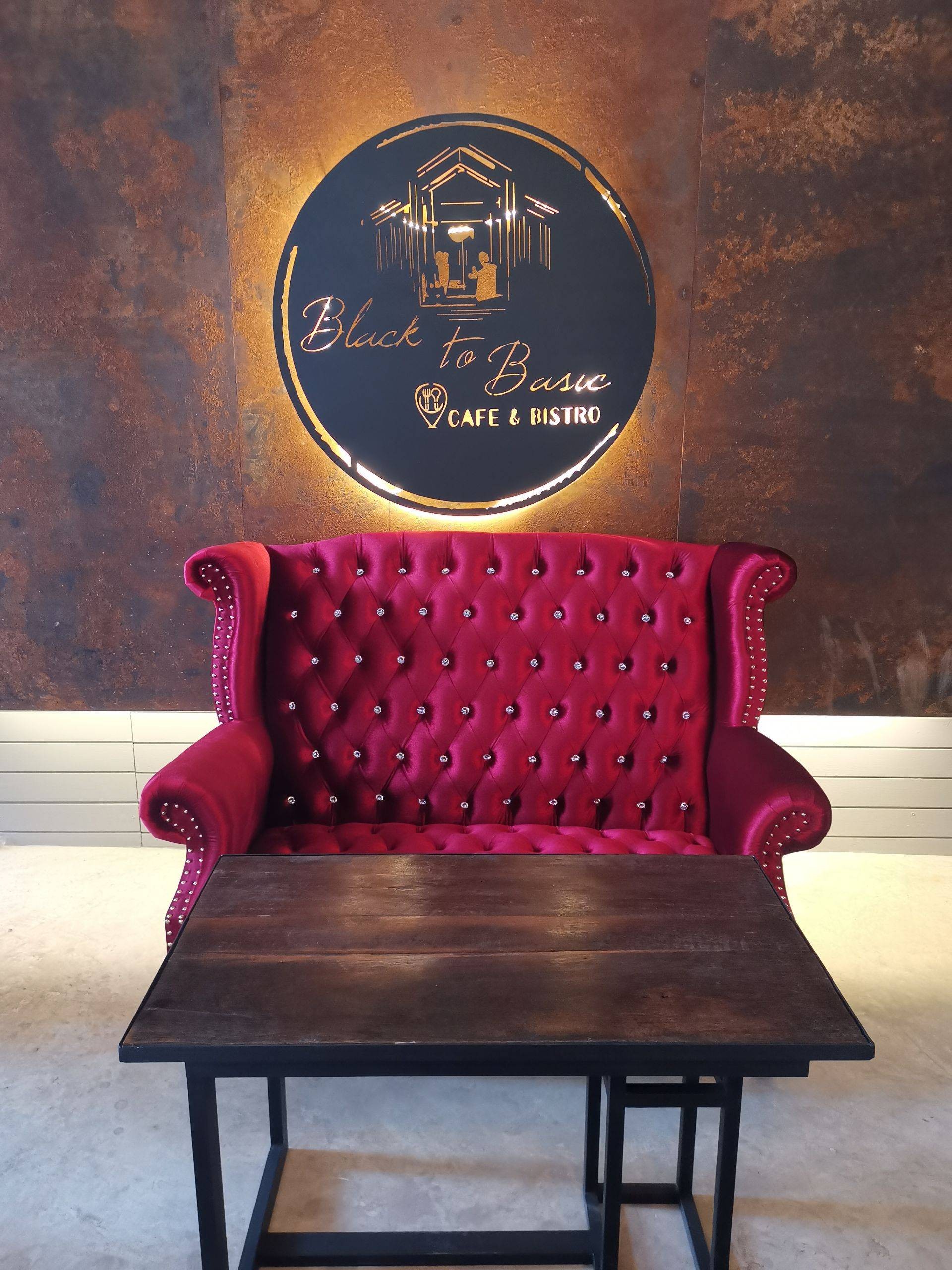 รีวิว Black To Basic Cafe&bistro - บรรยากาศ ดี เพลงเพราะ