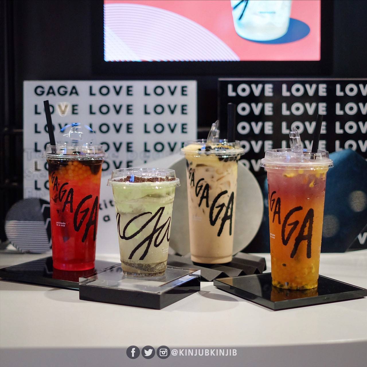 รูป GAGA เซ็นทรัลเวิลด์