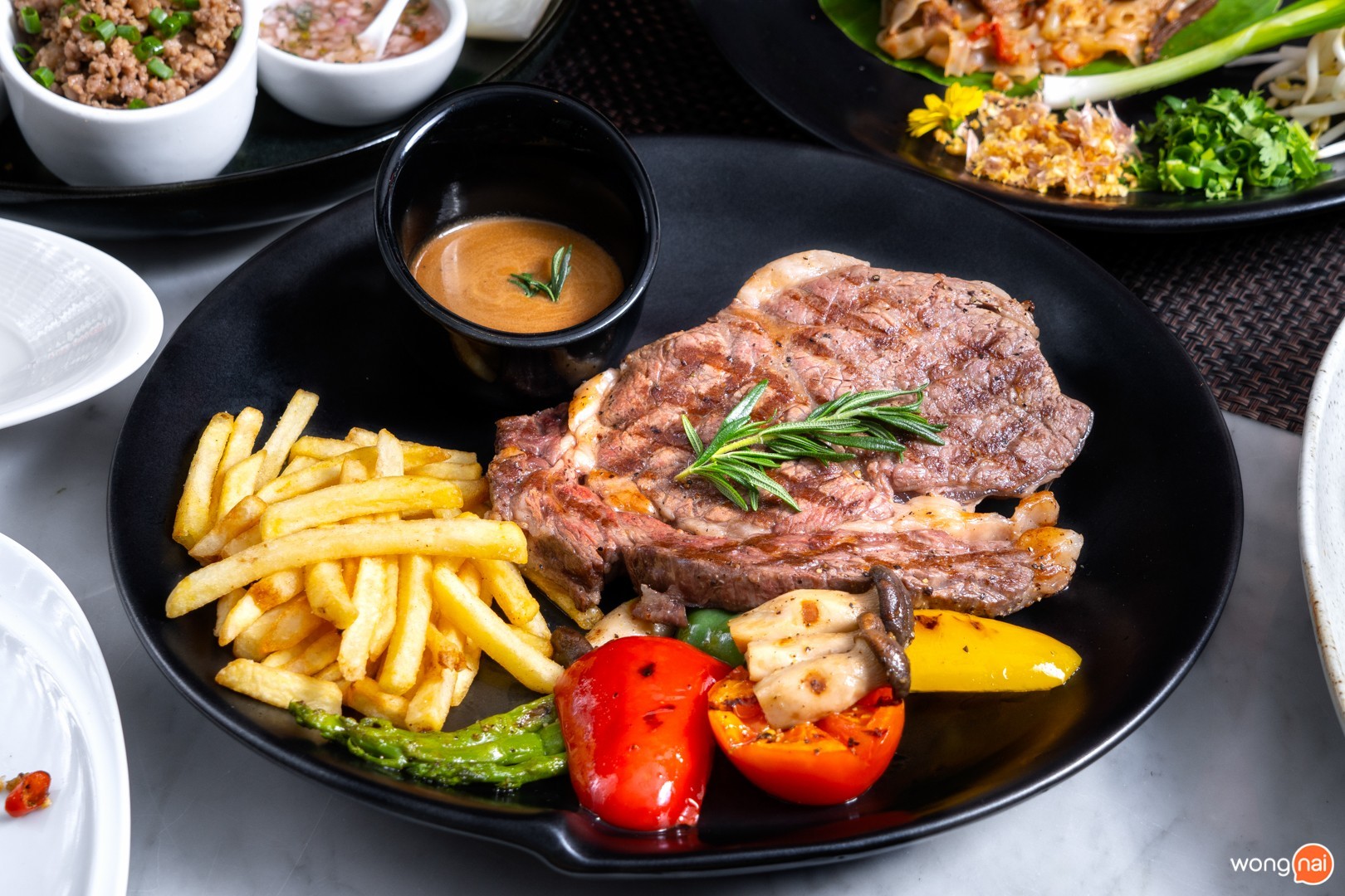[รีวิว] "Betel Box Restaurant" เพลินใจกับอาหารรสเลิศ และของเก่าเก๋ ๆ