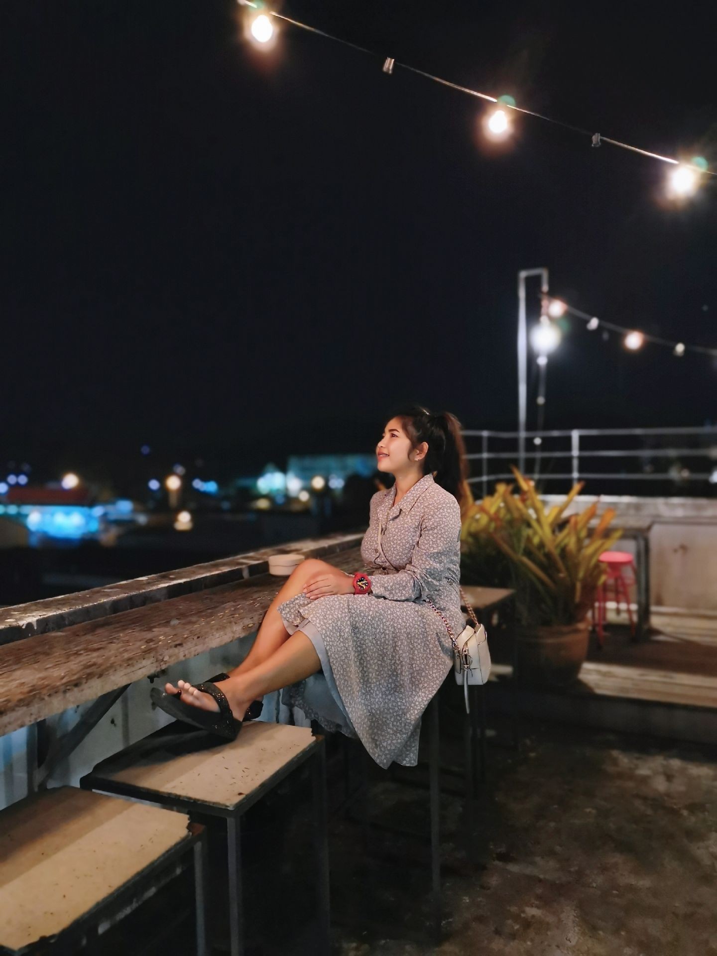 รีวิว Hidden Something A rooftop bar & bistro ทับเที่ยง - บรรยากาศ ดี สบายๆๆ