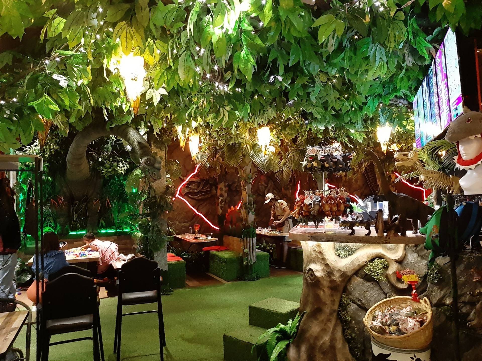 รูป Dinosaur Dining เทอมินอล21โคราช