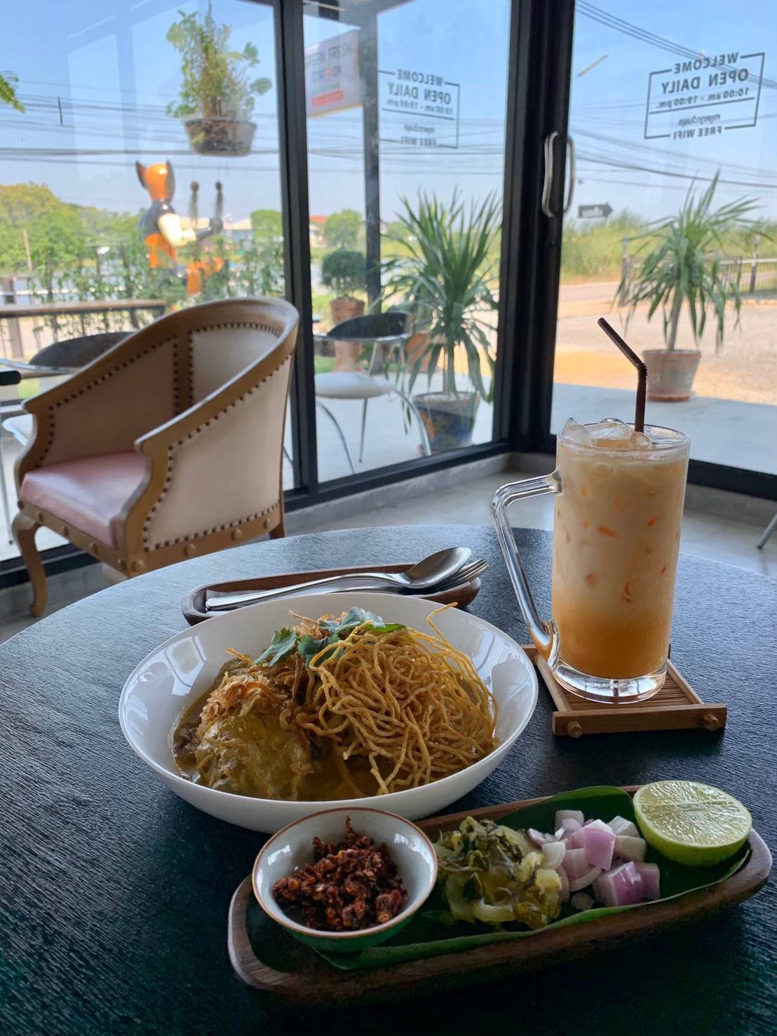 รีวิว Green Fresh Station สมูทตี้ & เบอเกอรี่ คลอง 4 - วิวสวยดีเห็นบึง ...