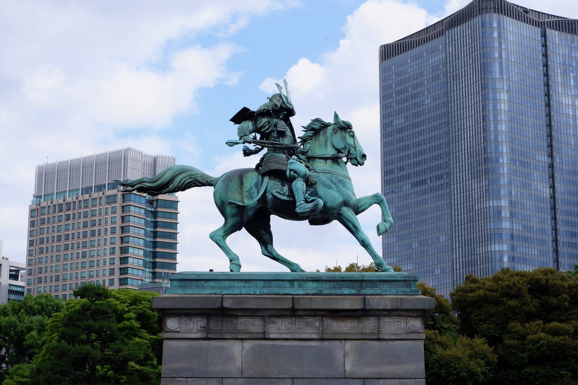 รีวิว Statue of Kusunoki Masashige