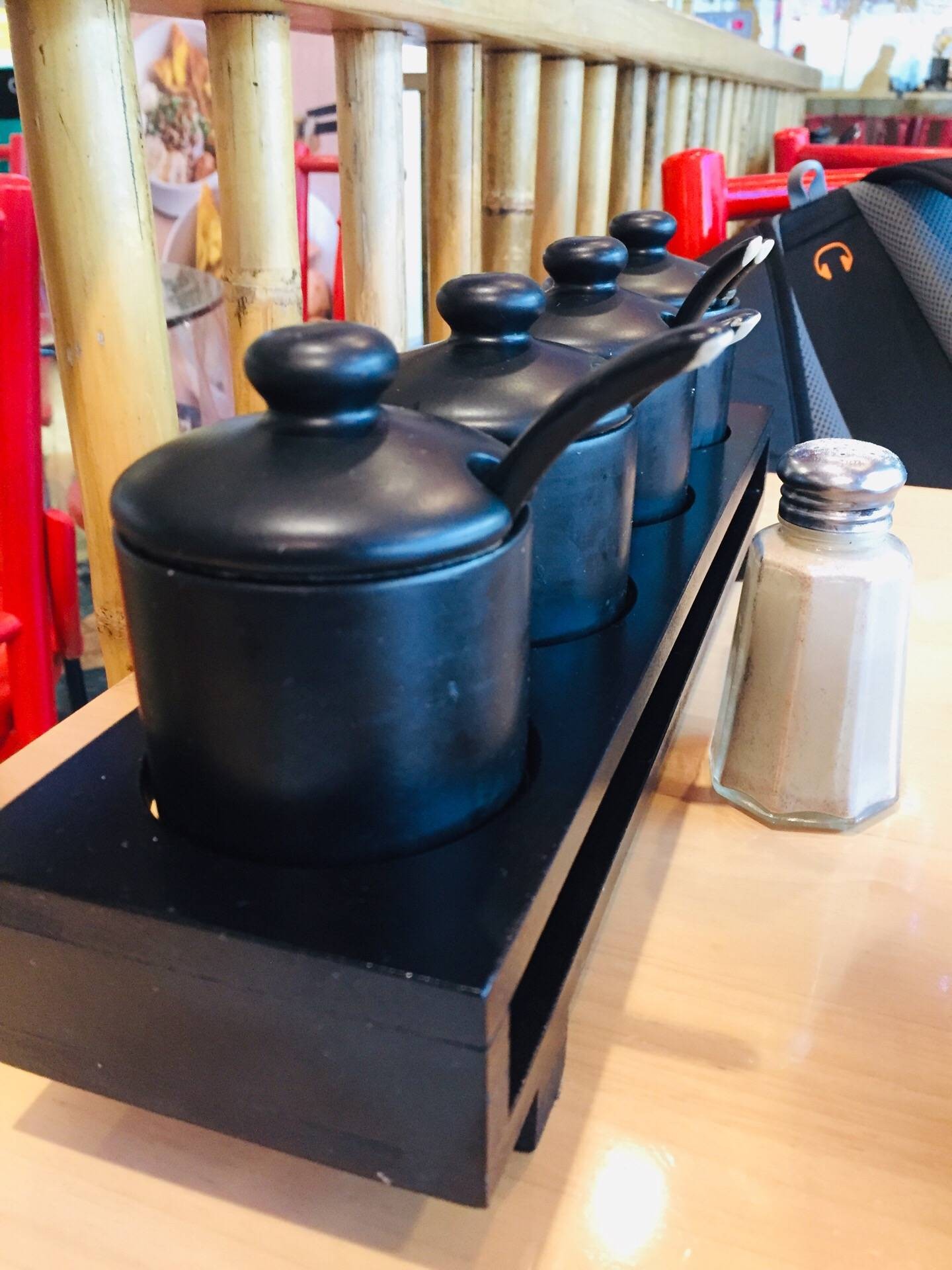 รูป ก๋วยเตี๋ยวลูกชิ้นปลายูยู่ (No MSG) Yuyu fish ball noodle อาคารมณียา ...