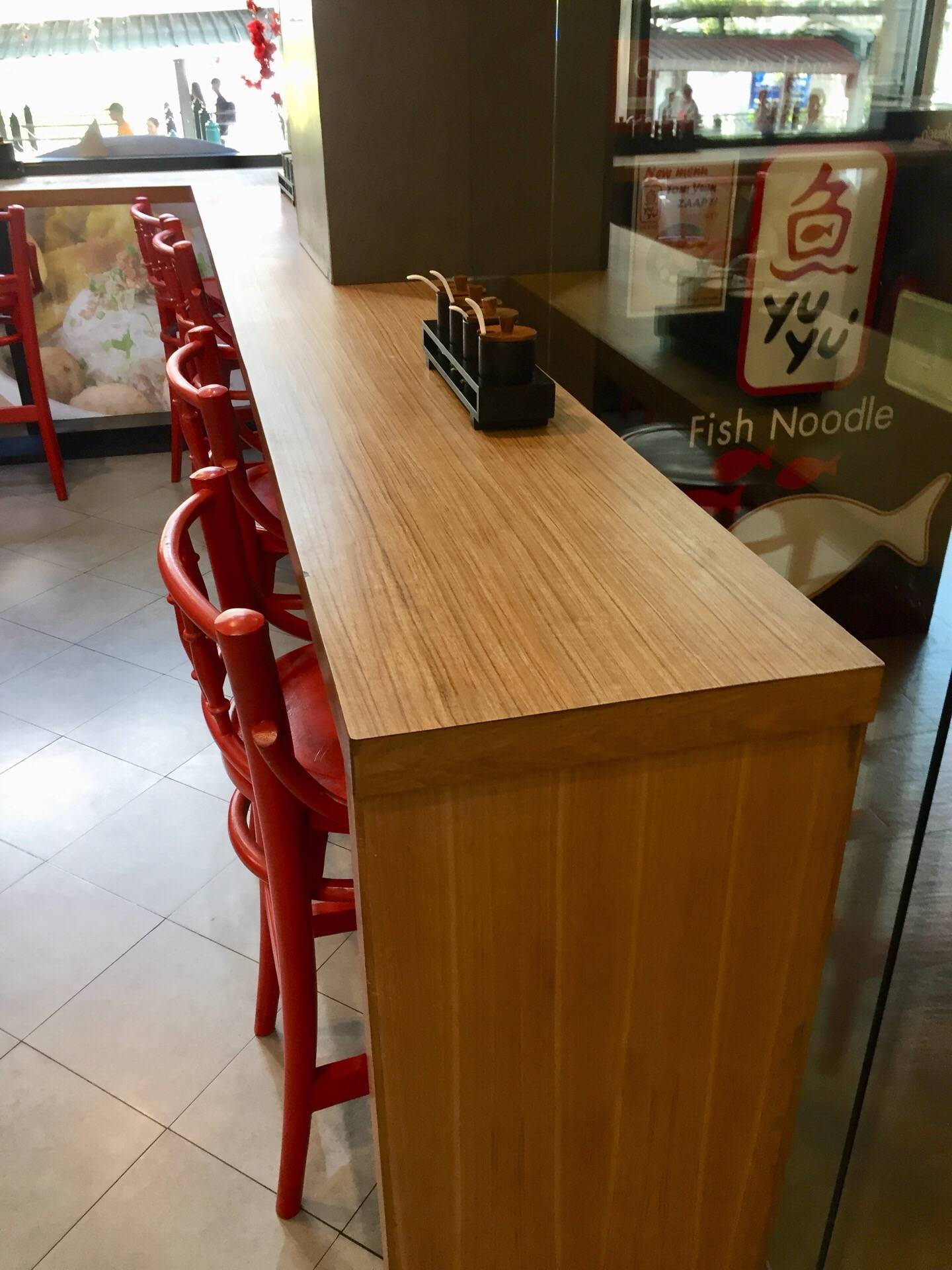 รูป ก๋วยเตี๋ยวลูกชิ้นปลายูยู่ (No MSG) Yuyu fish ball noodle อาคารมณียา ...