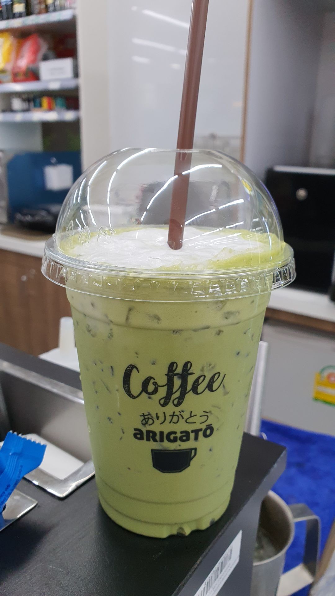 รีวิว Coffee Arigato Holiday Inn - Matcha Latte อร่อย คุ้มราคาใน Familymart