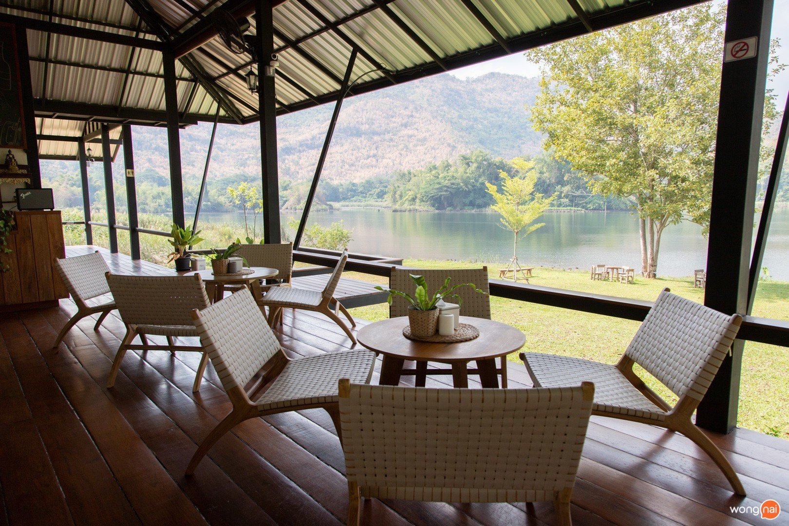 “Lake View Cafe” กาญจนบุรี ฟีลกู้ดกับอาหารและวิวทะเลสาบสุดชิล!