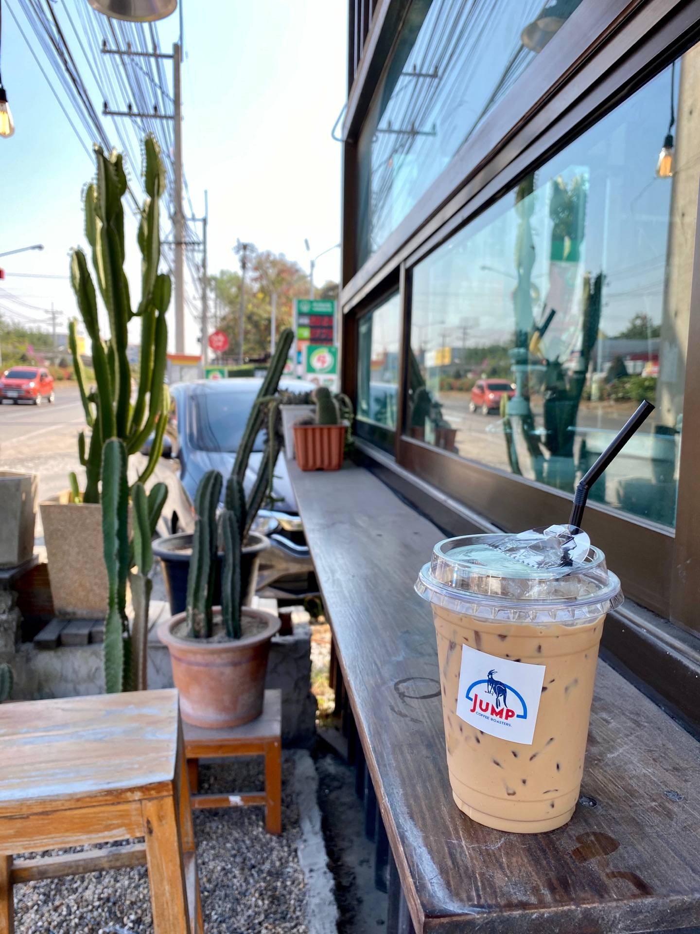 รีวิว JUMP Coffee Roasters โชตนา - ร้านกาแฟดีๆทางไปแม่ริม