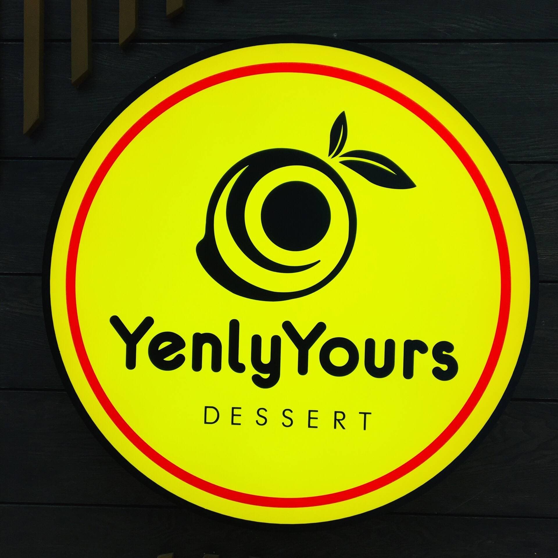 รีวิว Yenly Yours เซ็นทรัลเวิลด์ - สดชื่นเต็มตาด้วยผลไม้แท้ๆ