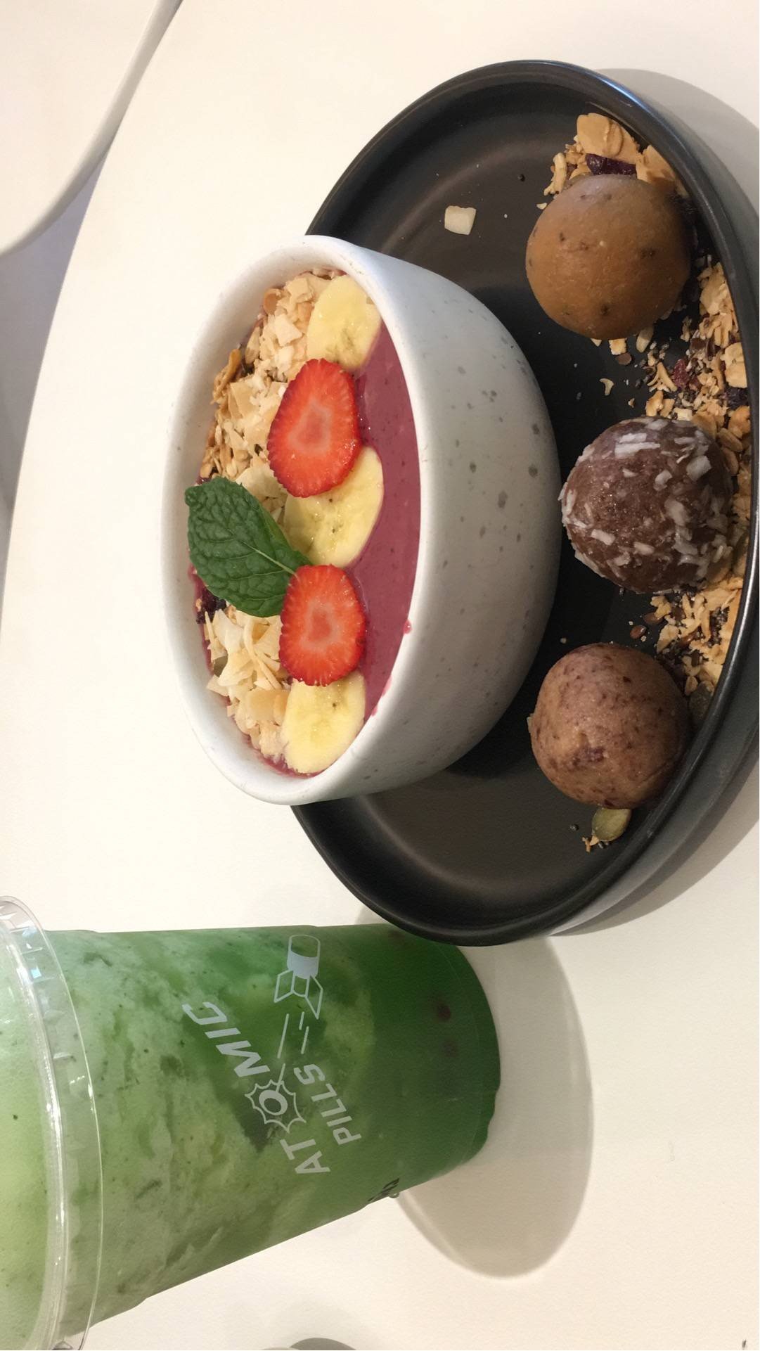 รีวิว Atomic Pills Central Embassy - Lovely Atomic spot