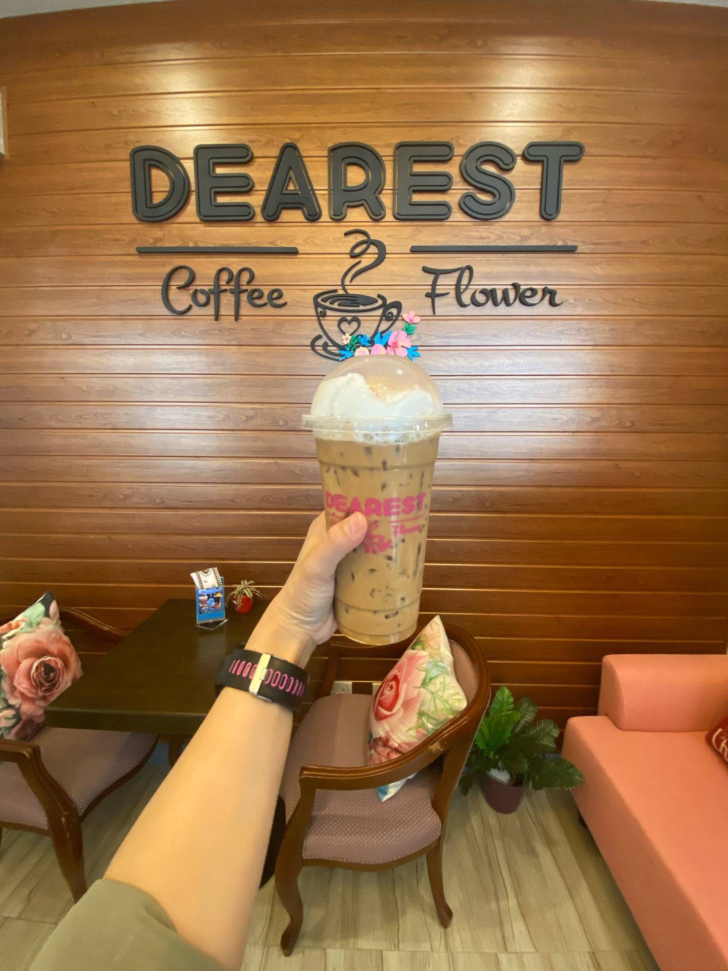 รีวิว dearest coffee flower อนุเสาวรีย์ชัยสมรภูมิ - กาแฟอร่อย ขนมรสชาติ ...