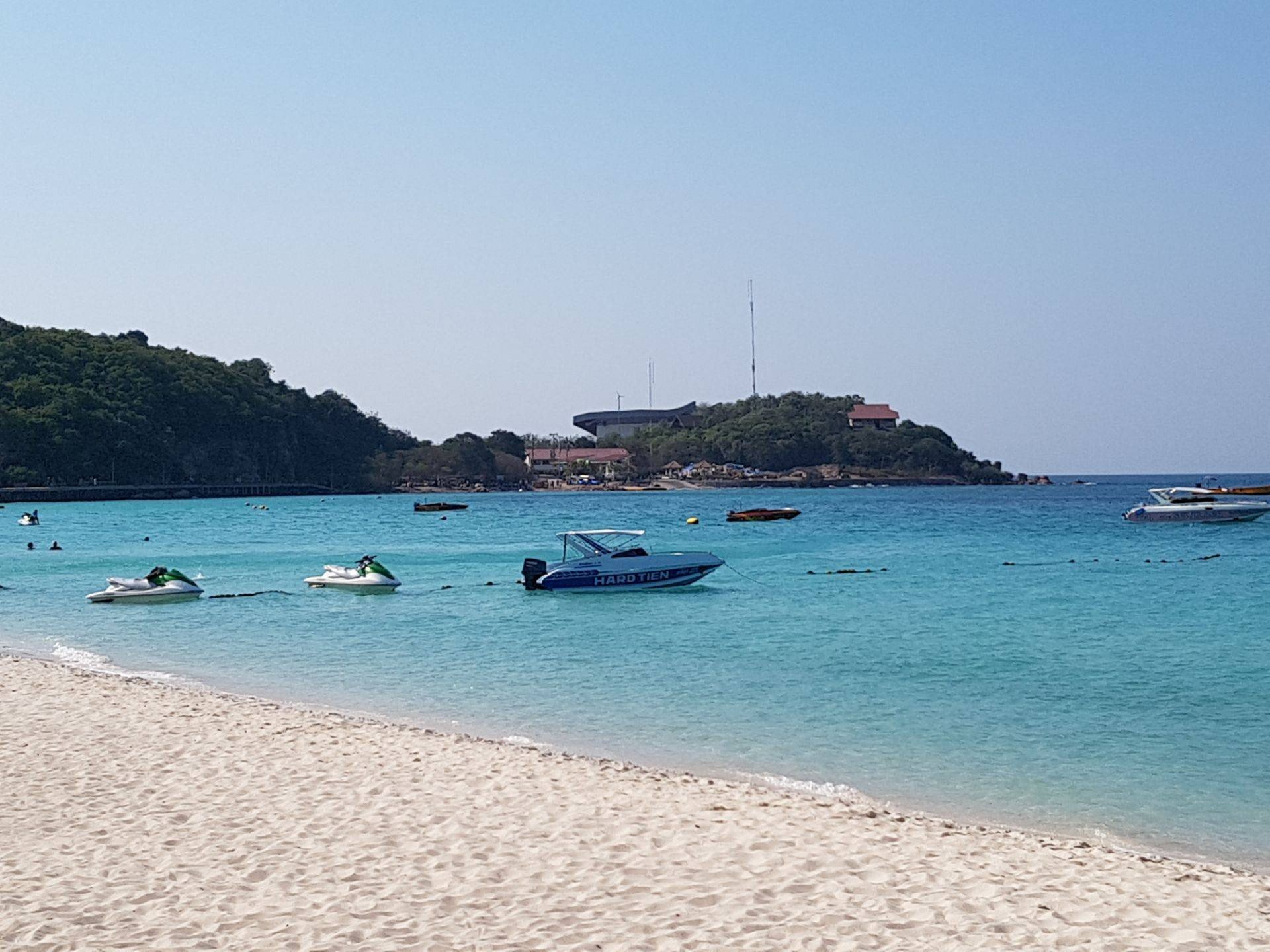 รีวิว หาดเทียน เกาะล้าน - ทะเลสวย น้ำใส คุ้มค่ากับการข้ามมามาก - Wongnai