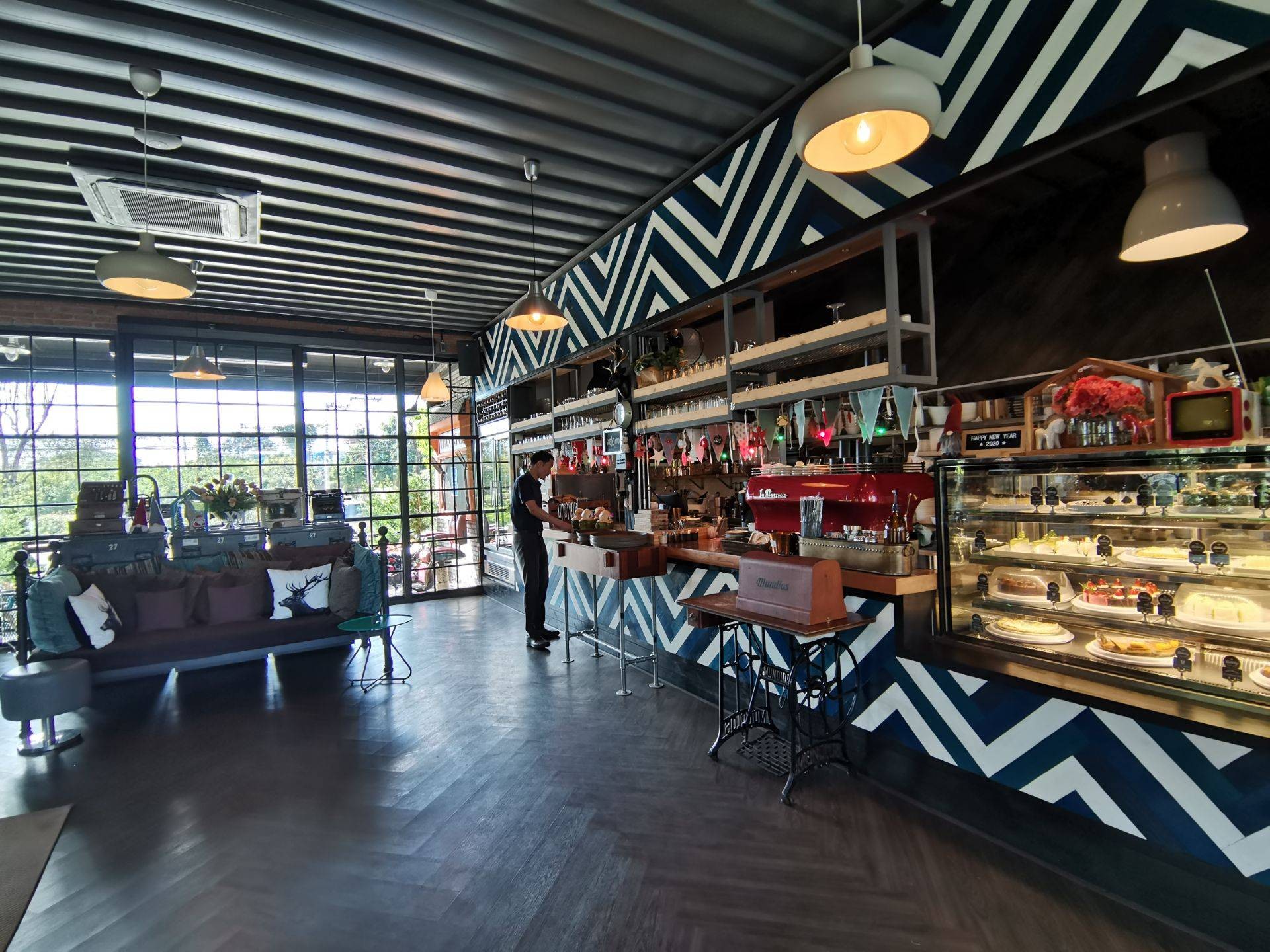 รีวิว The Good View All Day Restaurant Chiang mai - กาแฟดี เค้กดี ...