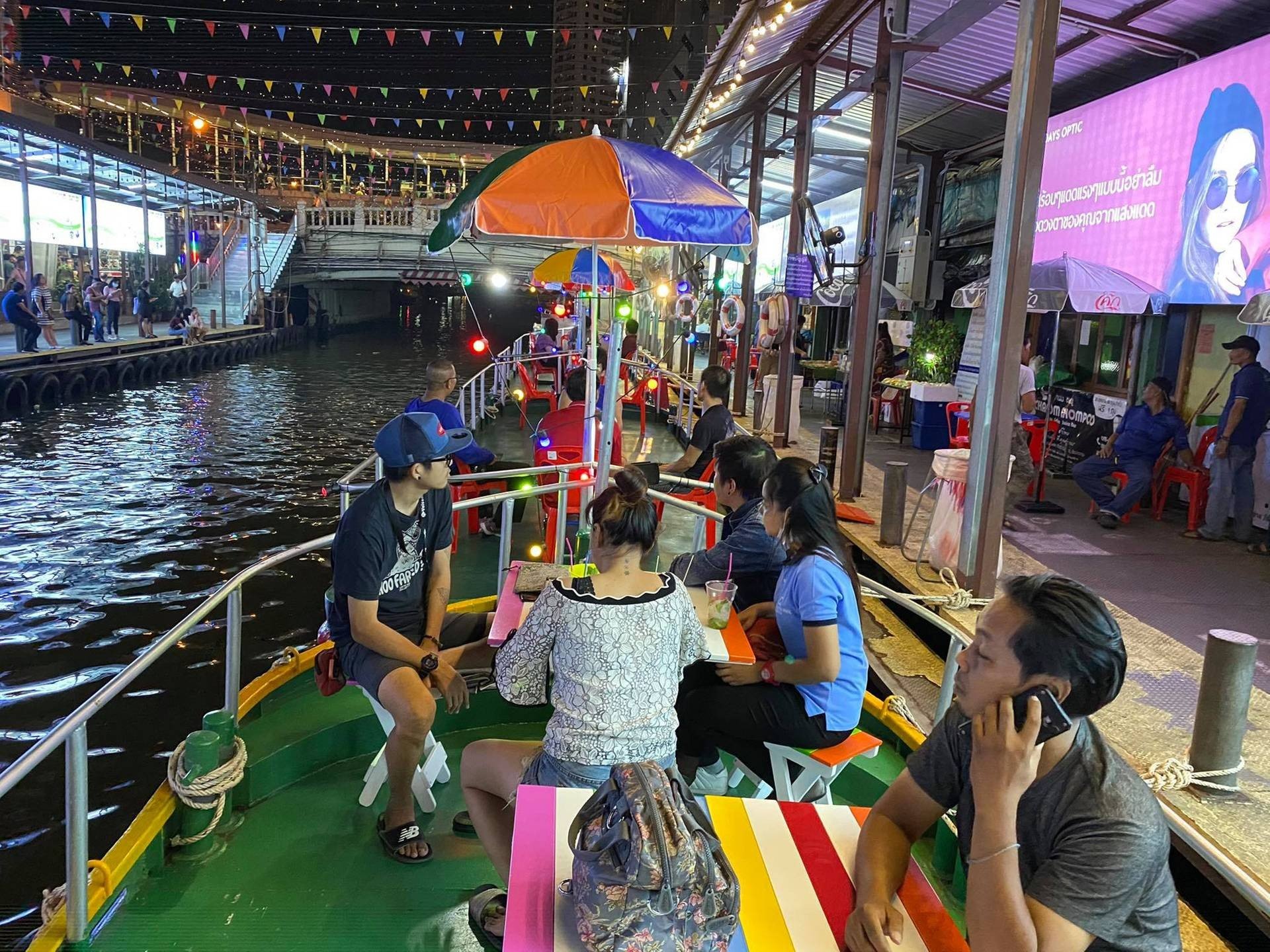 ตลาดน้ำกลางคืน ประตูน้ำ (Pratunam Floating Night Market) - รีวิวสถานที่ ...